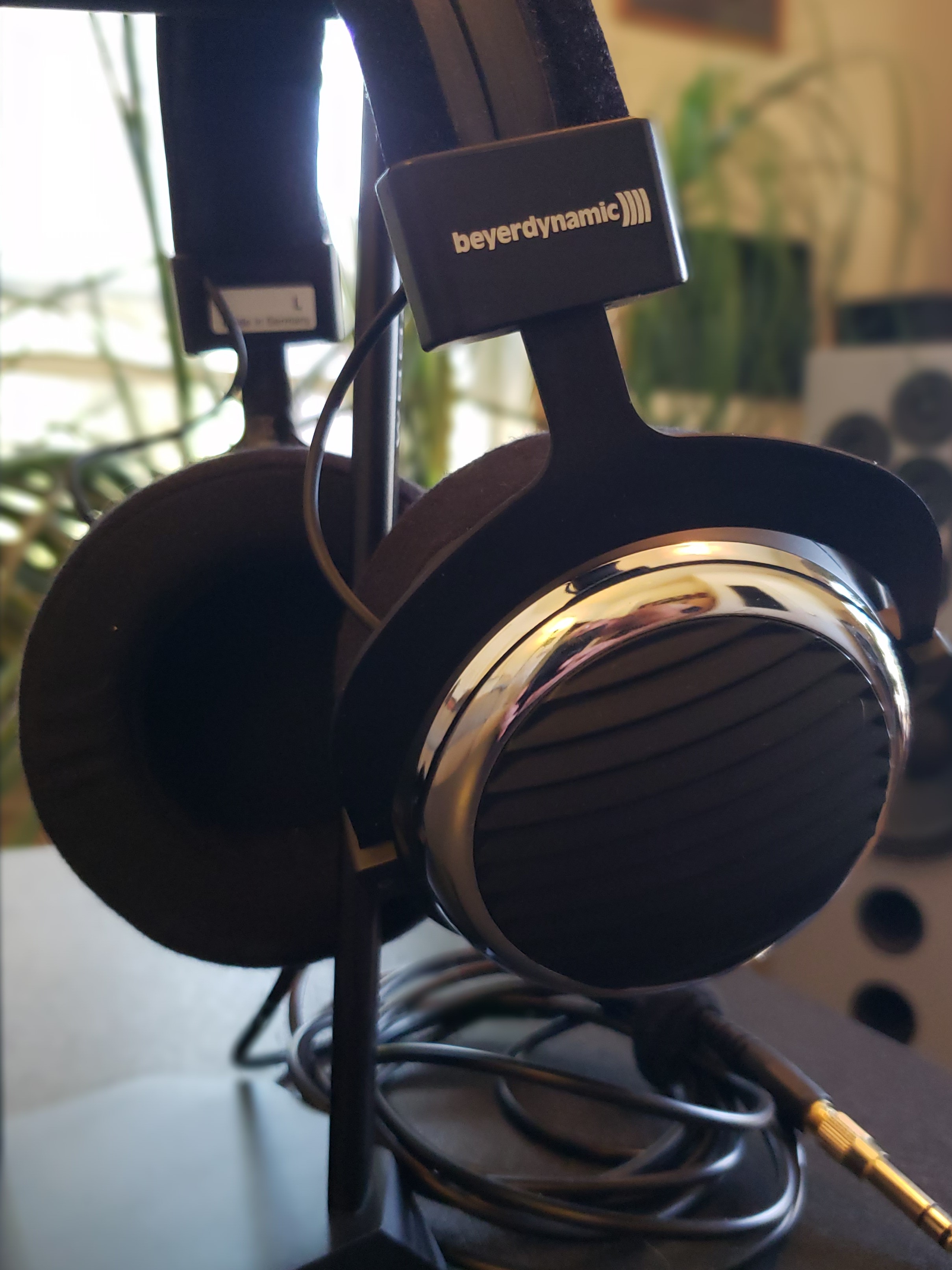 Sold: Beyerdynamic DT990 Chrome Edition, 600 Ohm | Headphone Reviews ...