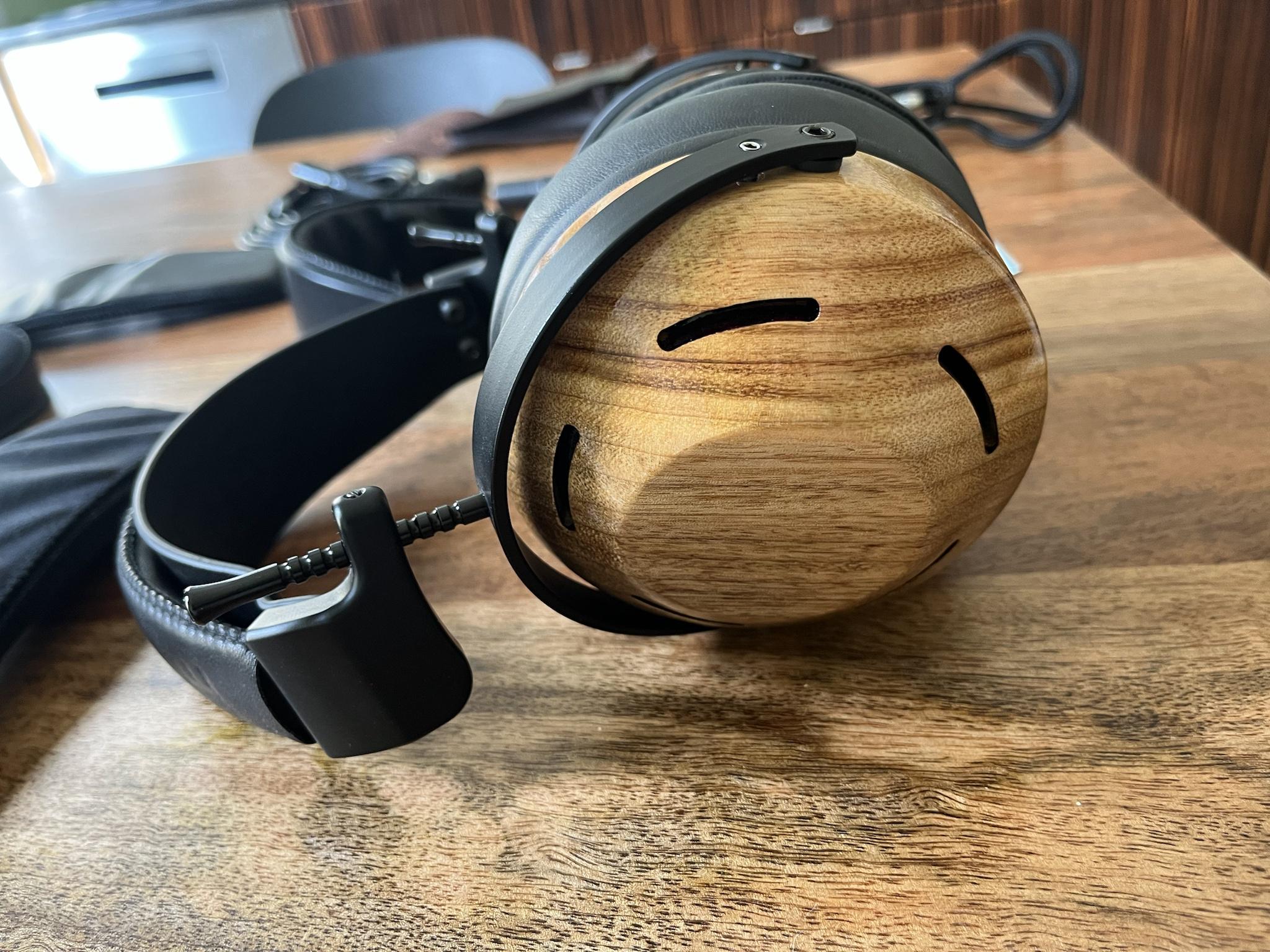 Traded: ZMF Eikon, Camphor wood, Magnesium Chassis w/ a ton of extras ...