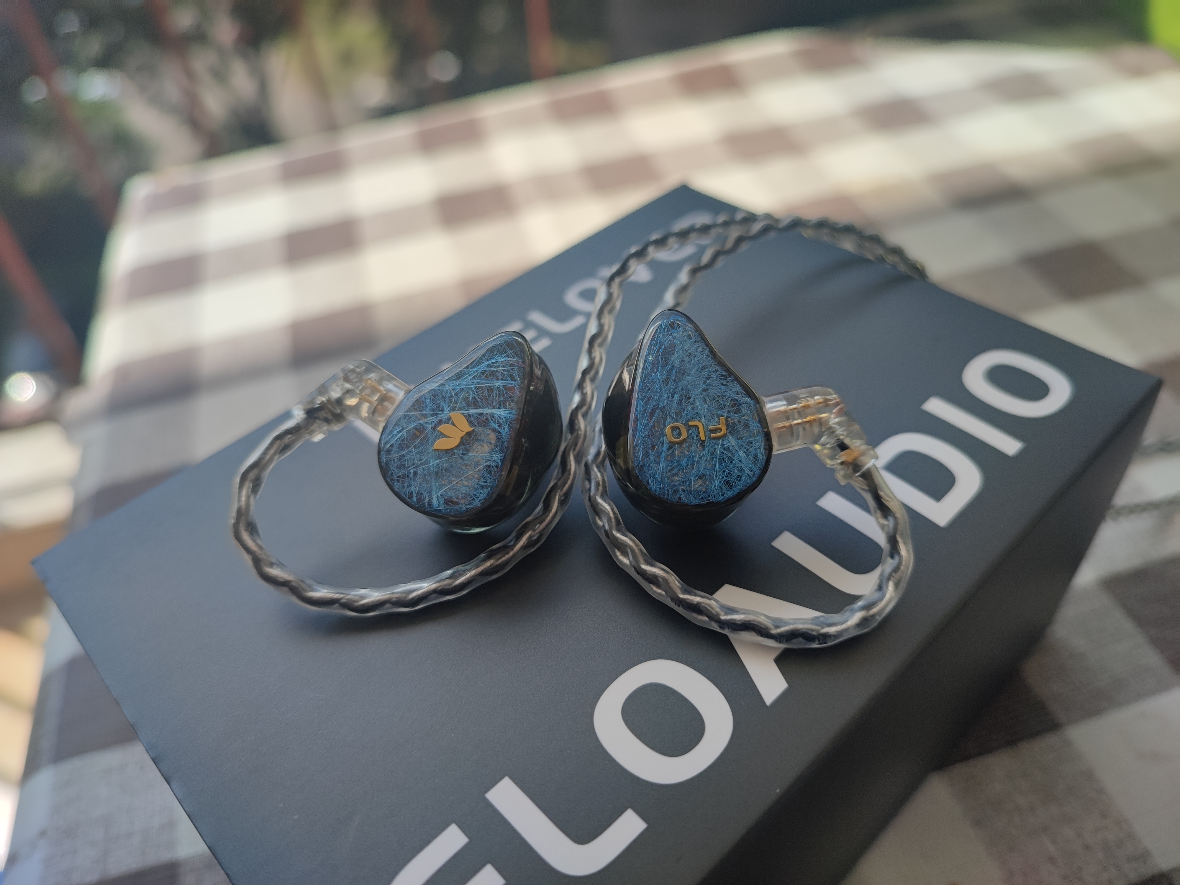 flo bluelover | Headphone Reviews and Discussion - Head-Fi.org