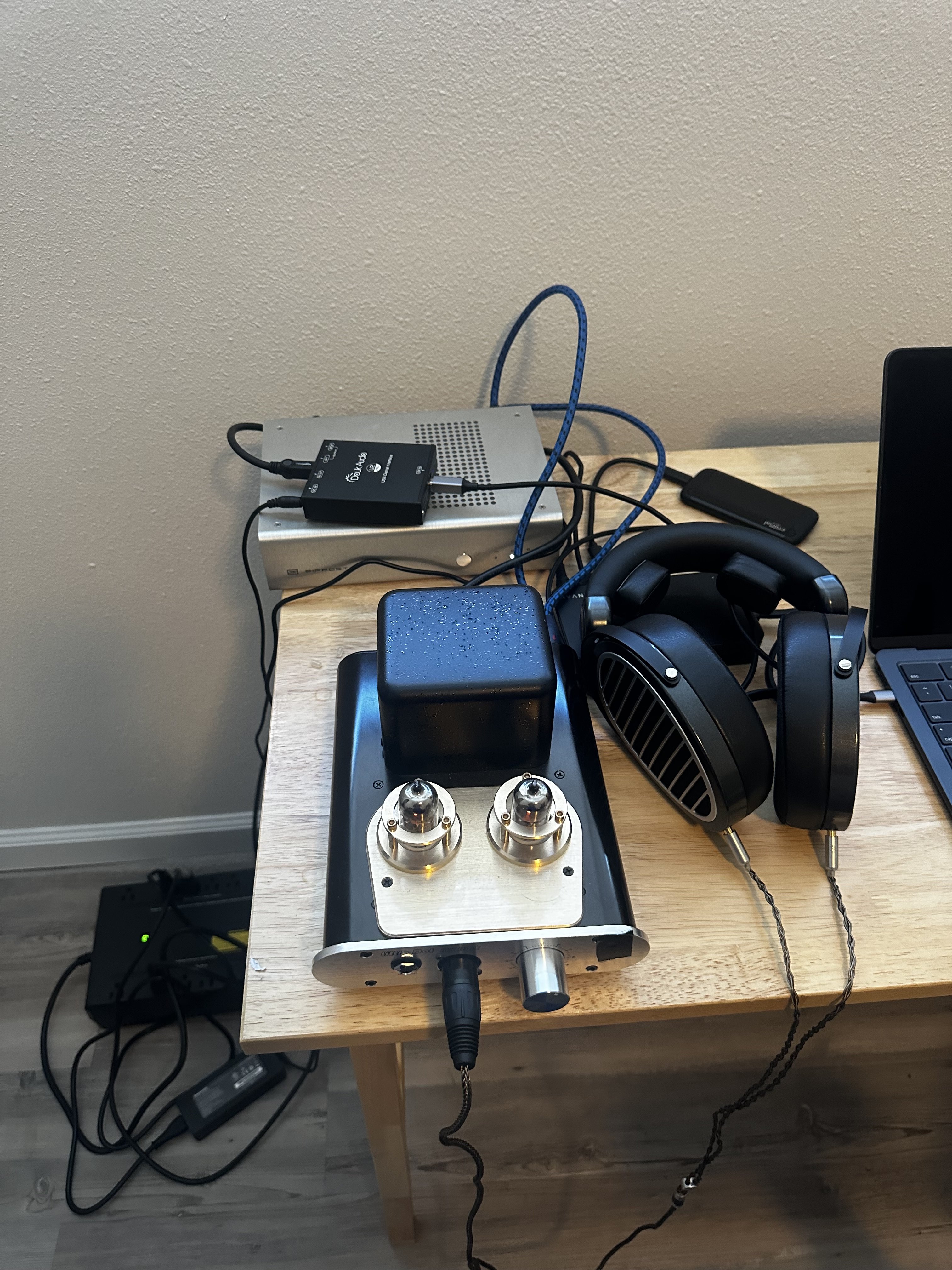 I need an R2R or Multibit DAC suggestion that ABSOLUTELY WILL connect to MacOS (so, not a Schiit ...