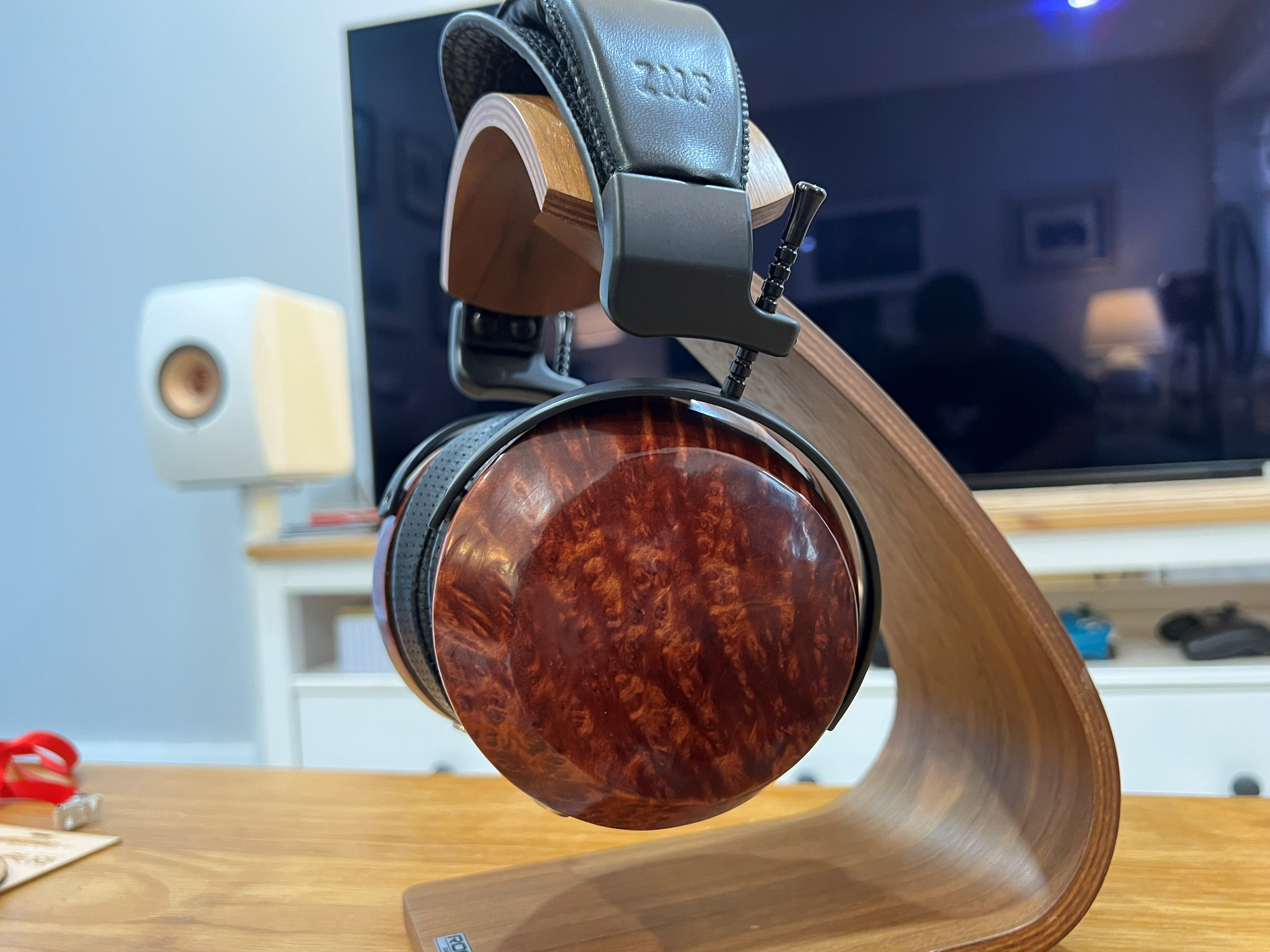 Sold: ZMF Atrium Closed Redwood Burl - w/ Wood Case | Headphone Reviews ...