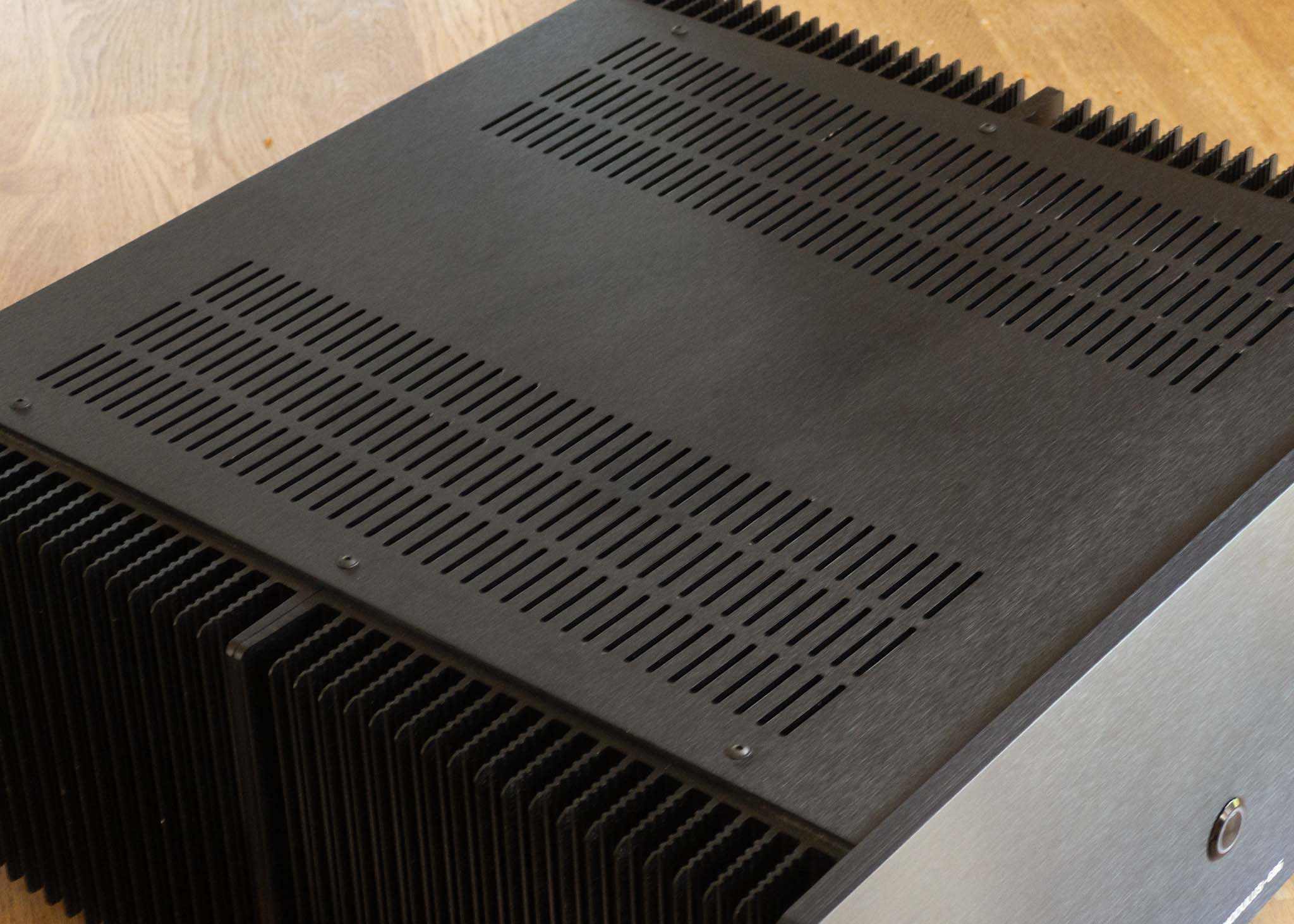 Closed: Neurochrome Modulus 686 Class A/B Dual Mono Power Amplifier ...