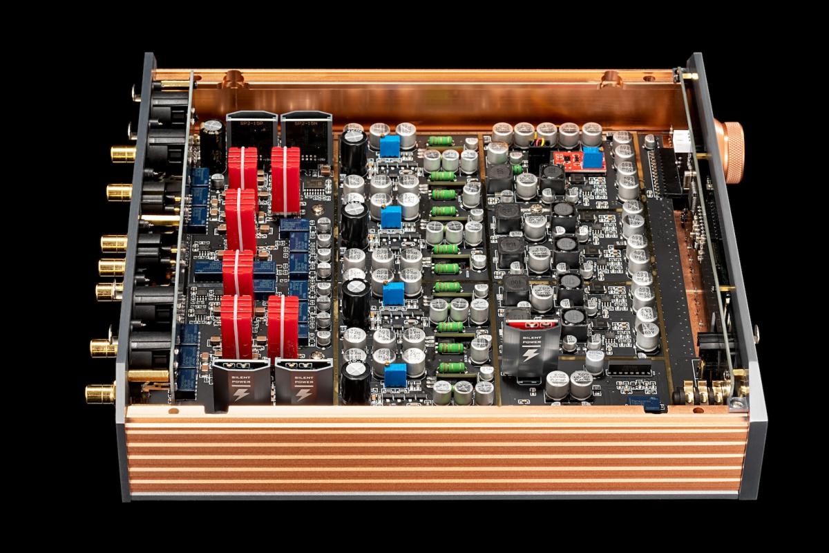 Burson's sexy flagship: Burson Soloist Voyager. Pure Pure Class-A ...