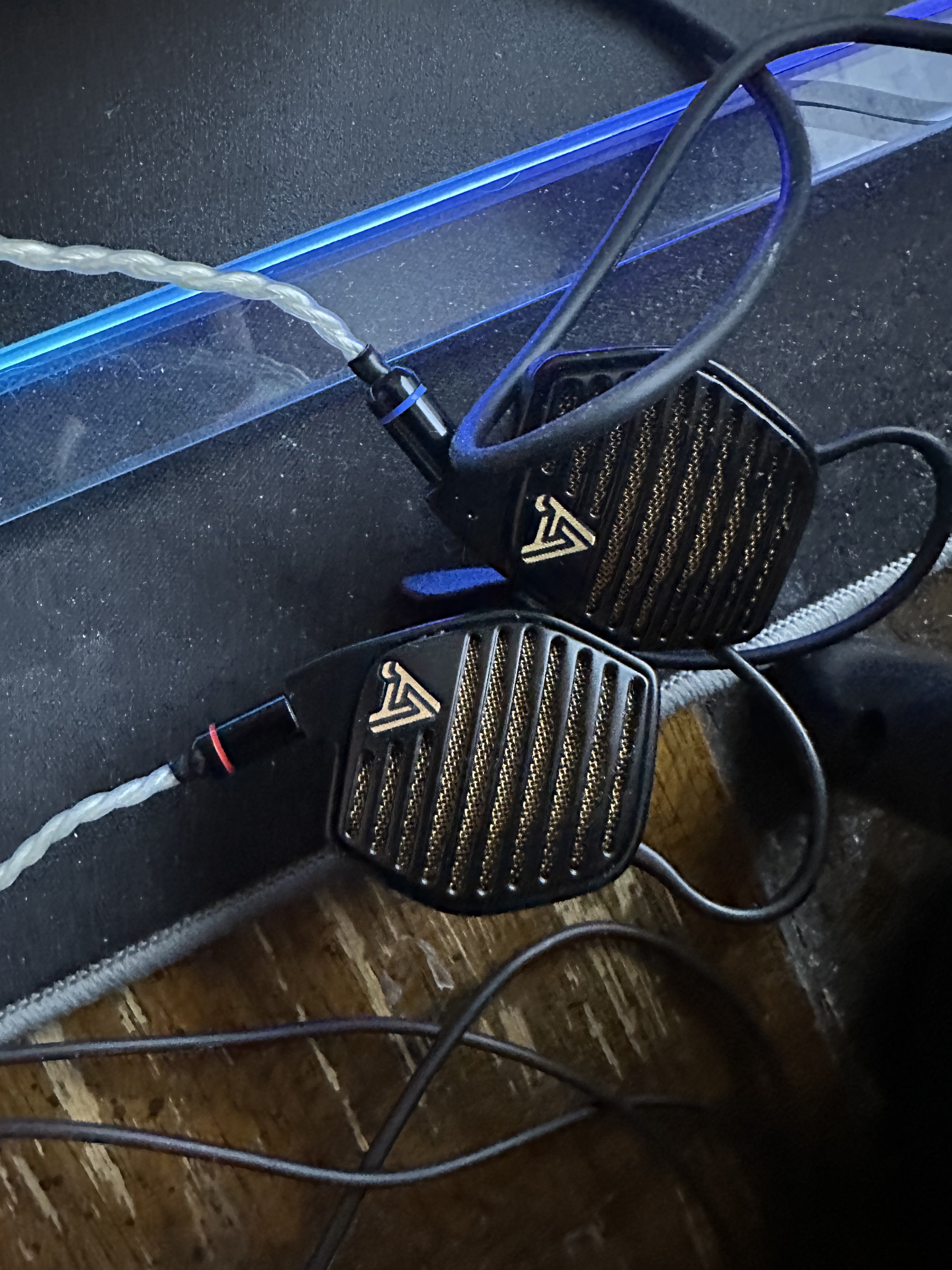 Closed: Audeze LCD-i4 Used B stock, comes with cipher cables (BT ...