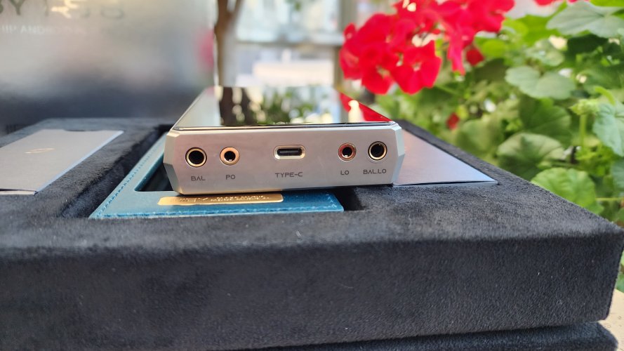 Sold: Hiby Rs8 + Cr08 dock + Vannuys Case | Headphone Reviews and Discussion - Head-Fi.org