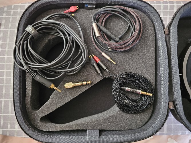 Closed: Sennheiser HD600 with Extra Cables | Headphone Reviews and ...