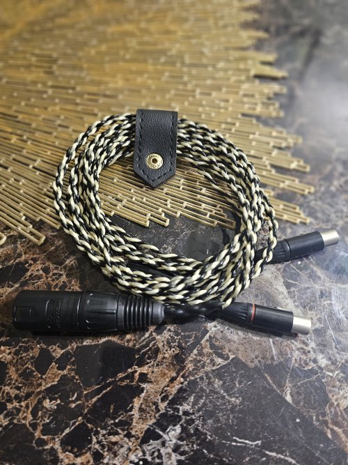 Sold: 8.2ft Audeze LCD Premium XLR balanced cable (white and black ...