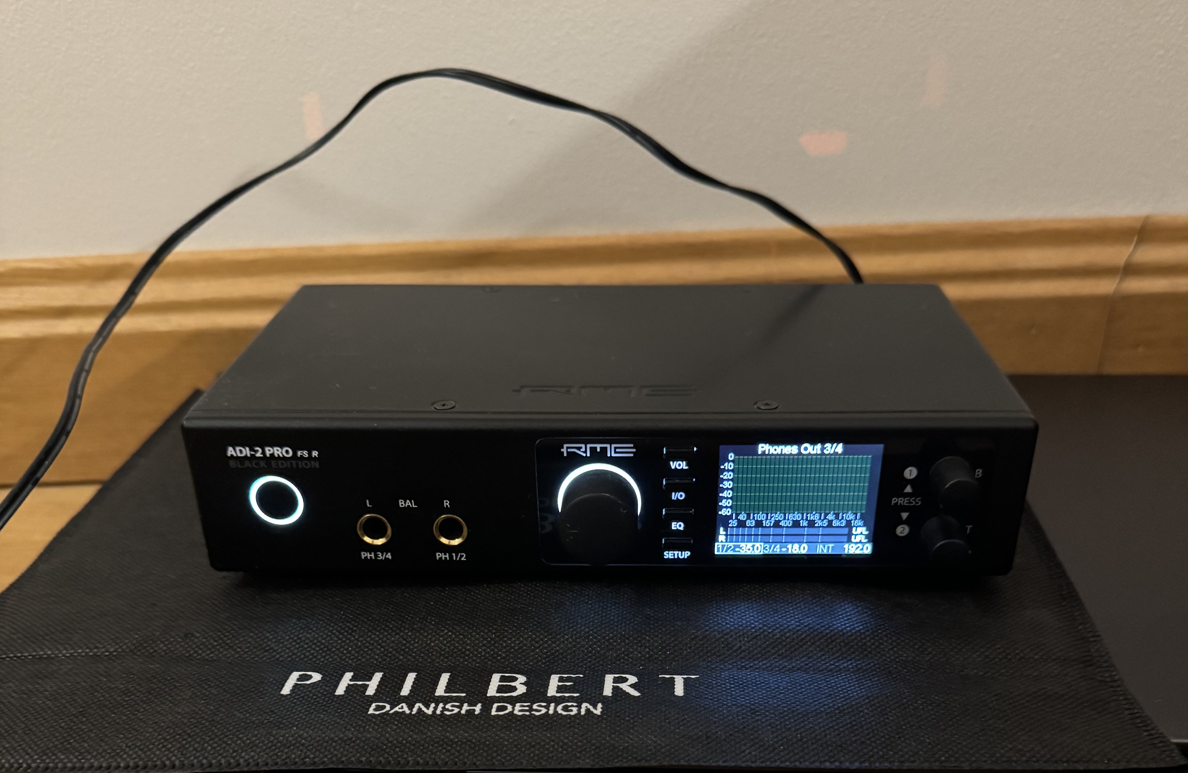 Sold: [PD] RME ADI-2 PRO FS R BLACK EDITION ADC DAC Headphone Amplifier Balanced SteadyClock FS ...