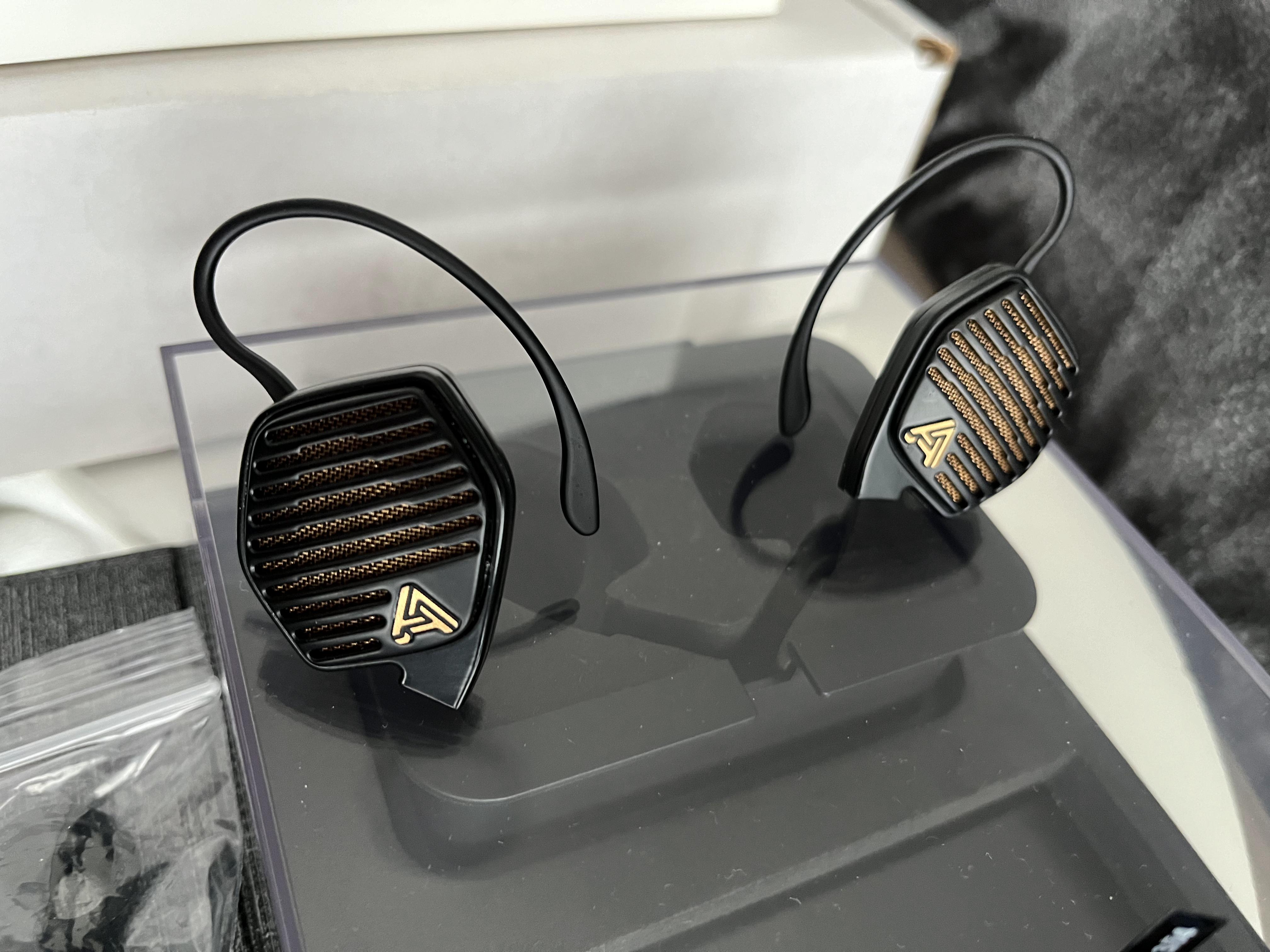 Sold: Audeze LCD-i4 like new full set and warranty (SOLD) | Headphone ...