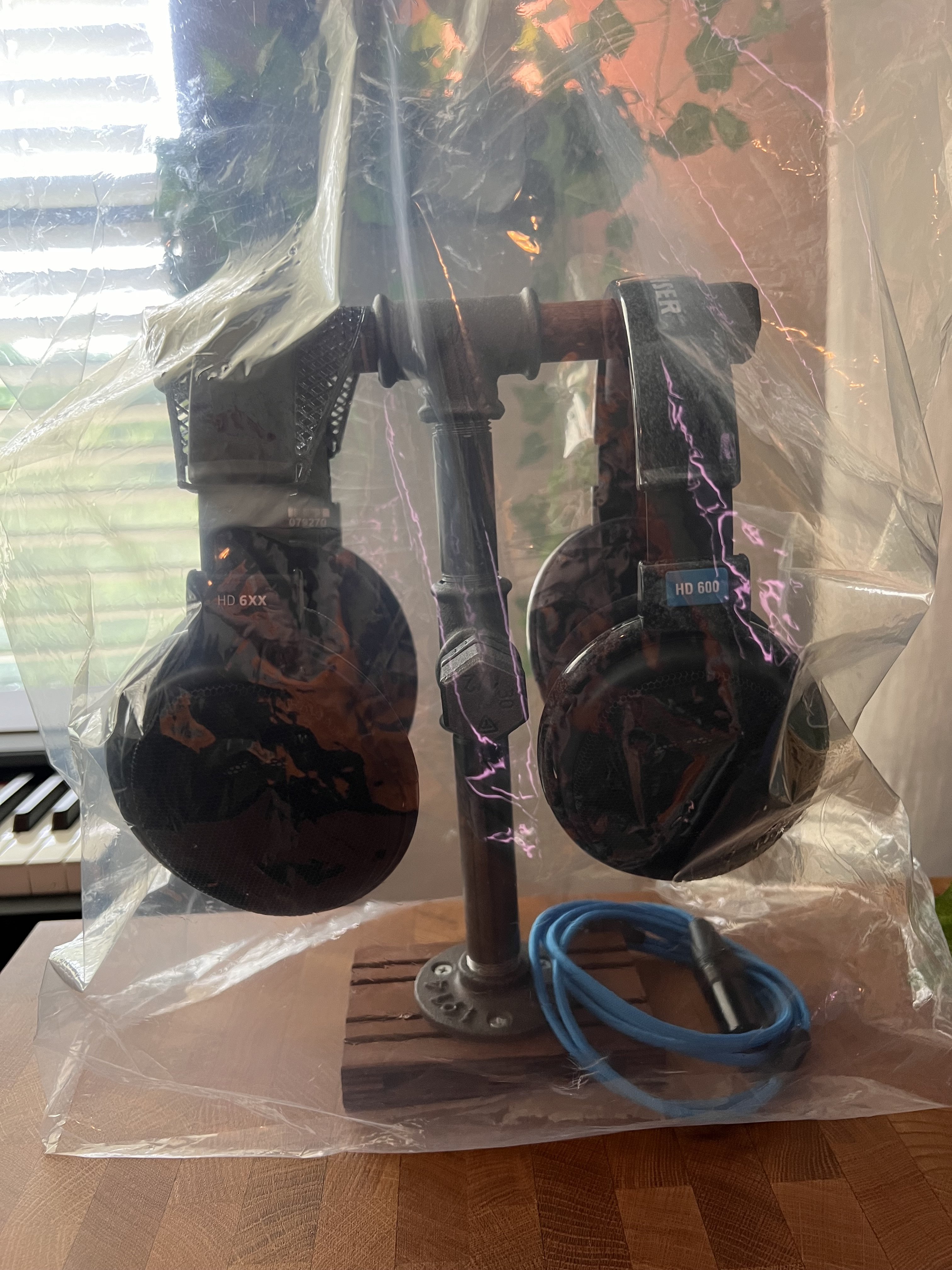 Sold: Sennheiser HD600 (Marble version) | Headphone Reviews and ...