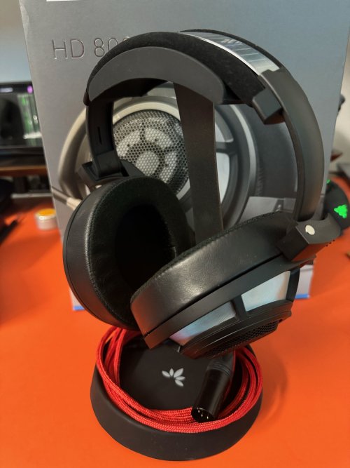 Closed: Sennheiser HD800S *Free Headphone Stand* | Headphone Reviews ...