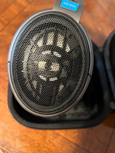 Sold: Sennheiser HD600 | Headphone Reviews and Discussion - Head-Fi.org