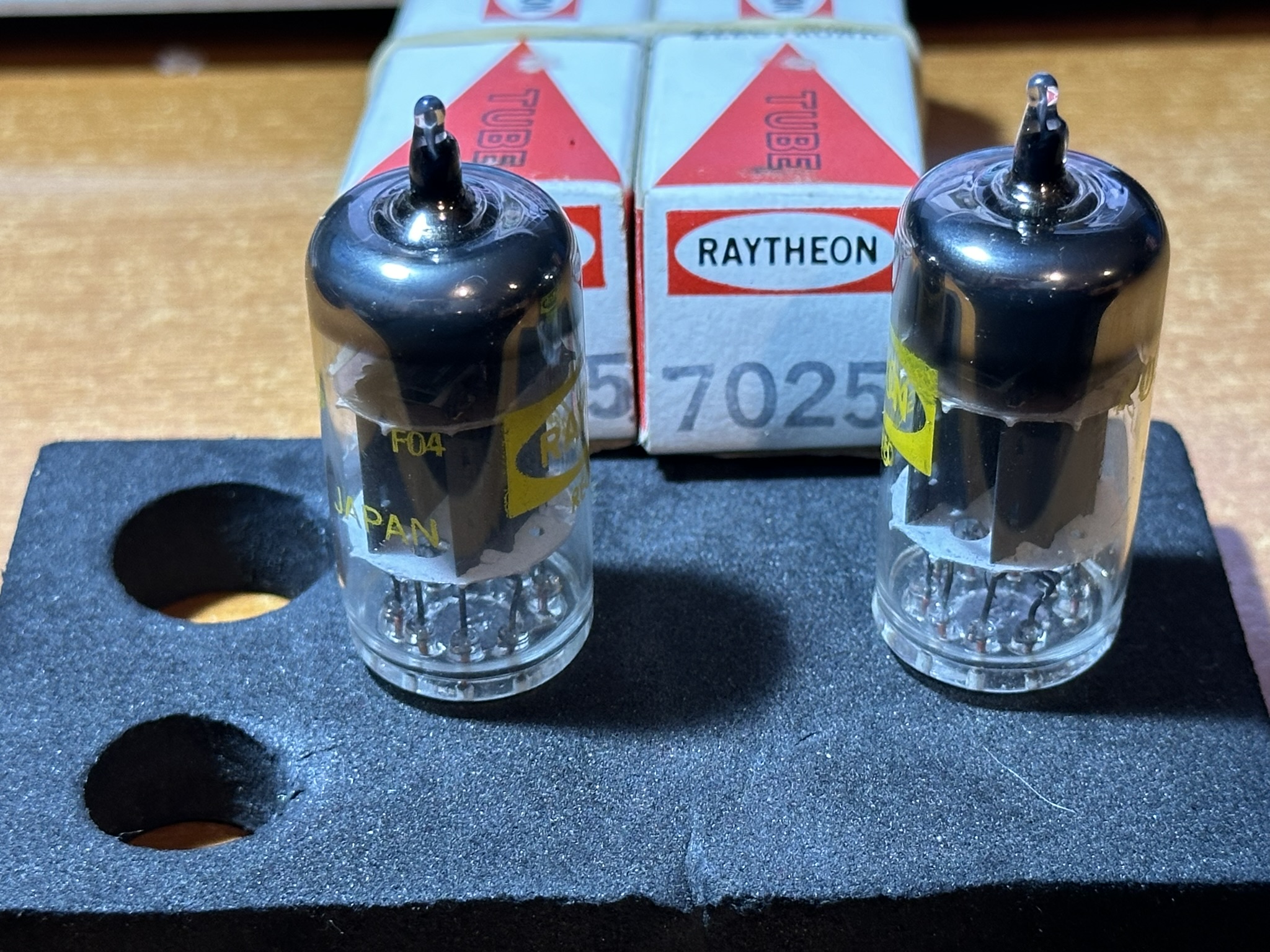 Closed: Preamp Vacuum Tubes -Rare versions of 12AU7 (6189), 12AT7 ...