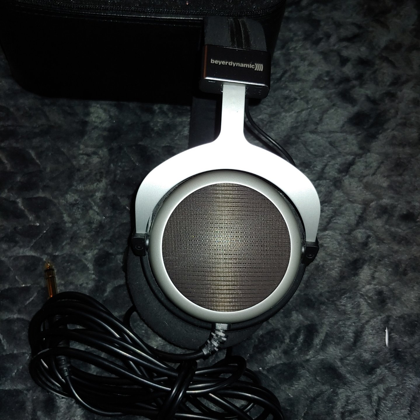 Closed: BeyerDynamic T90 Full-Sized Headphones | Headphone Reviews and ...