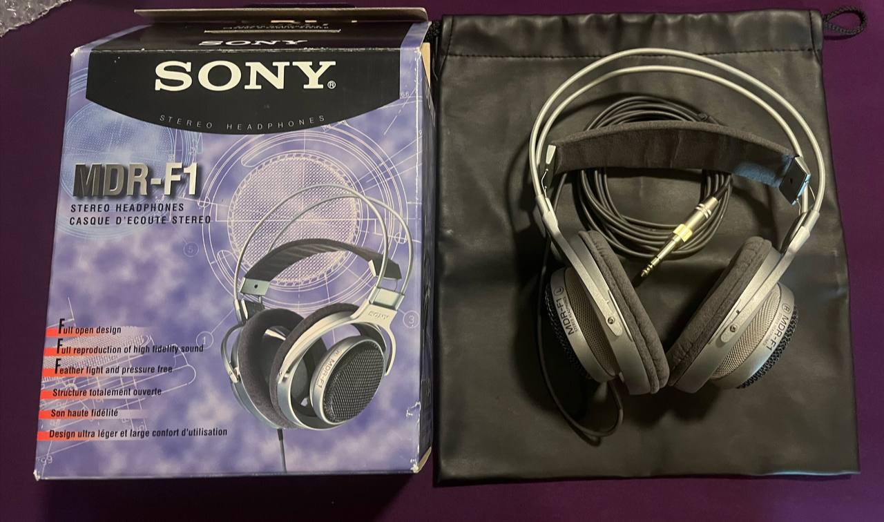Sold: [SOLD] Sony MDR-F1 with orig bag and box | Headphone Reviews and ...