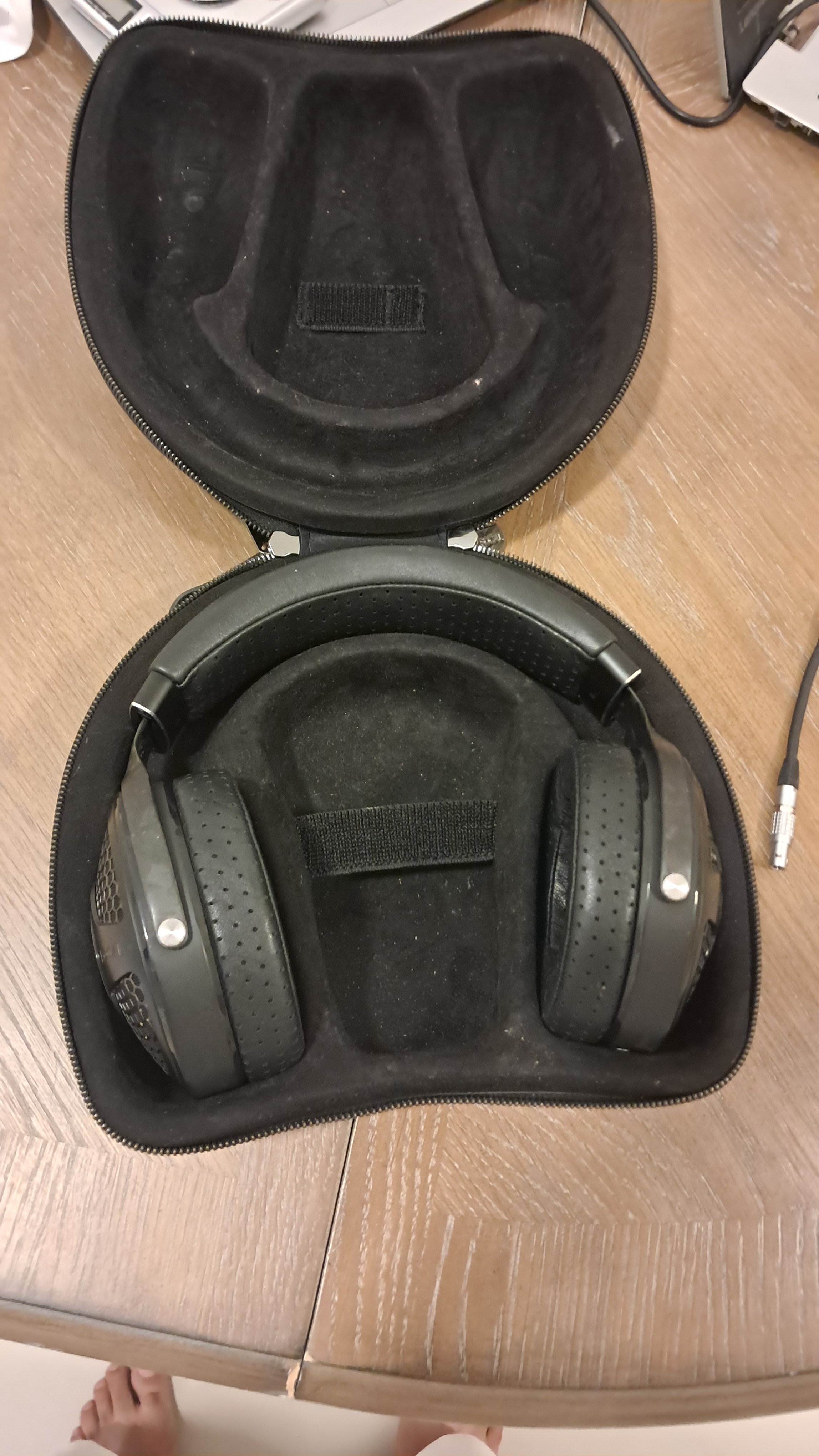 Sold: Focal Utopia 2022 like new, only with its hardcase, no box ...