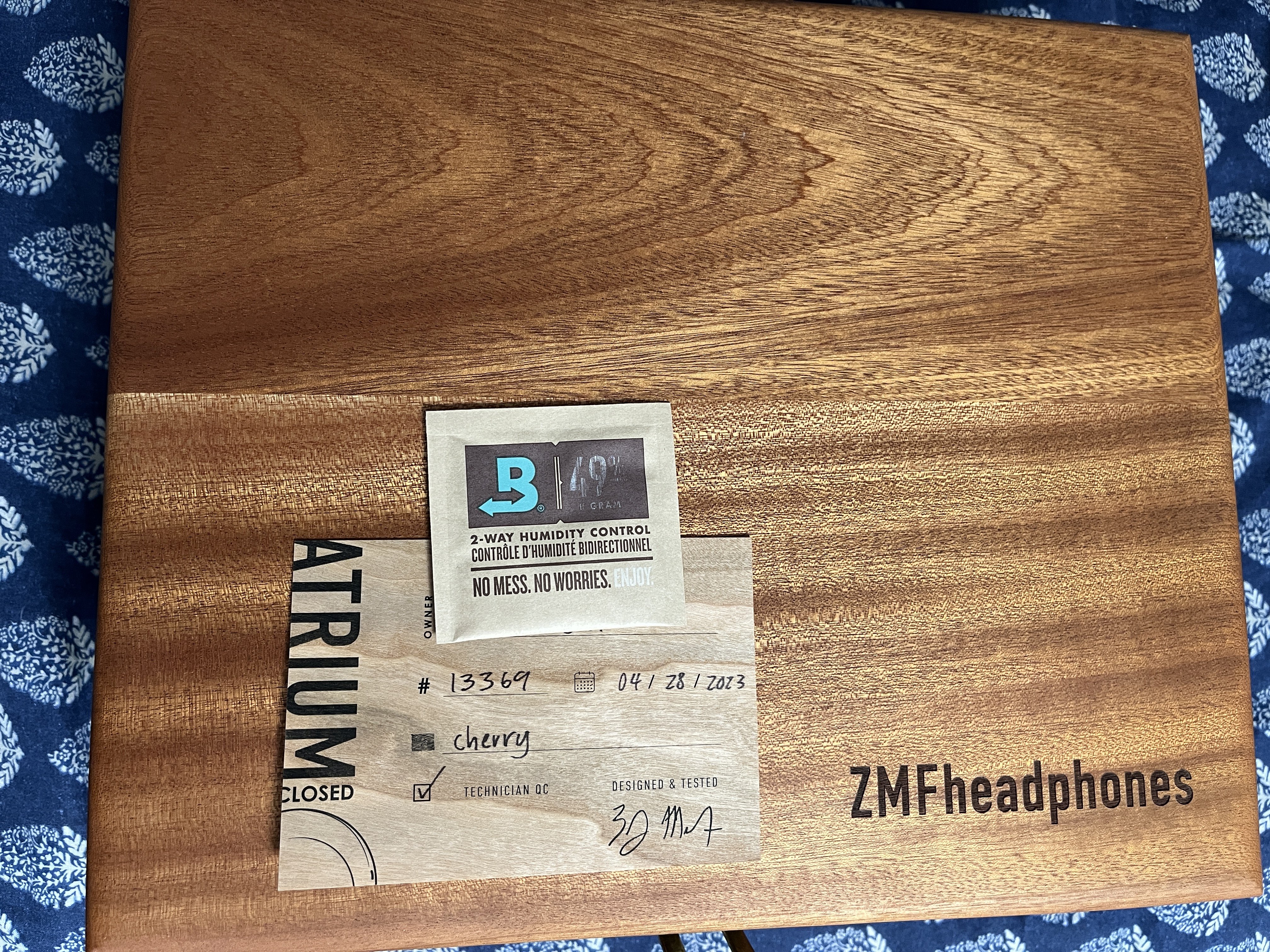 Closed: ZMF Atrium Closed + ZMF Wood Case + ZMF Salire | Headphone ...