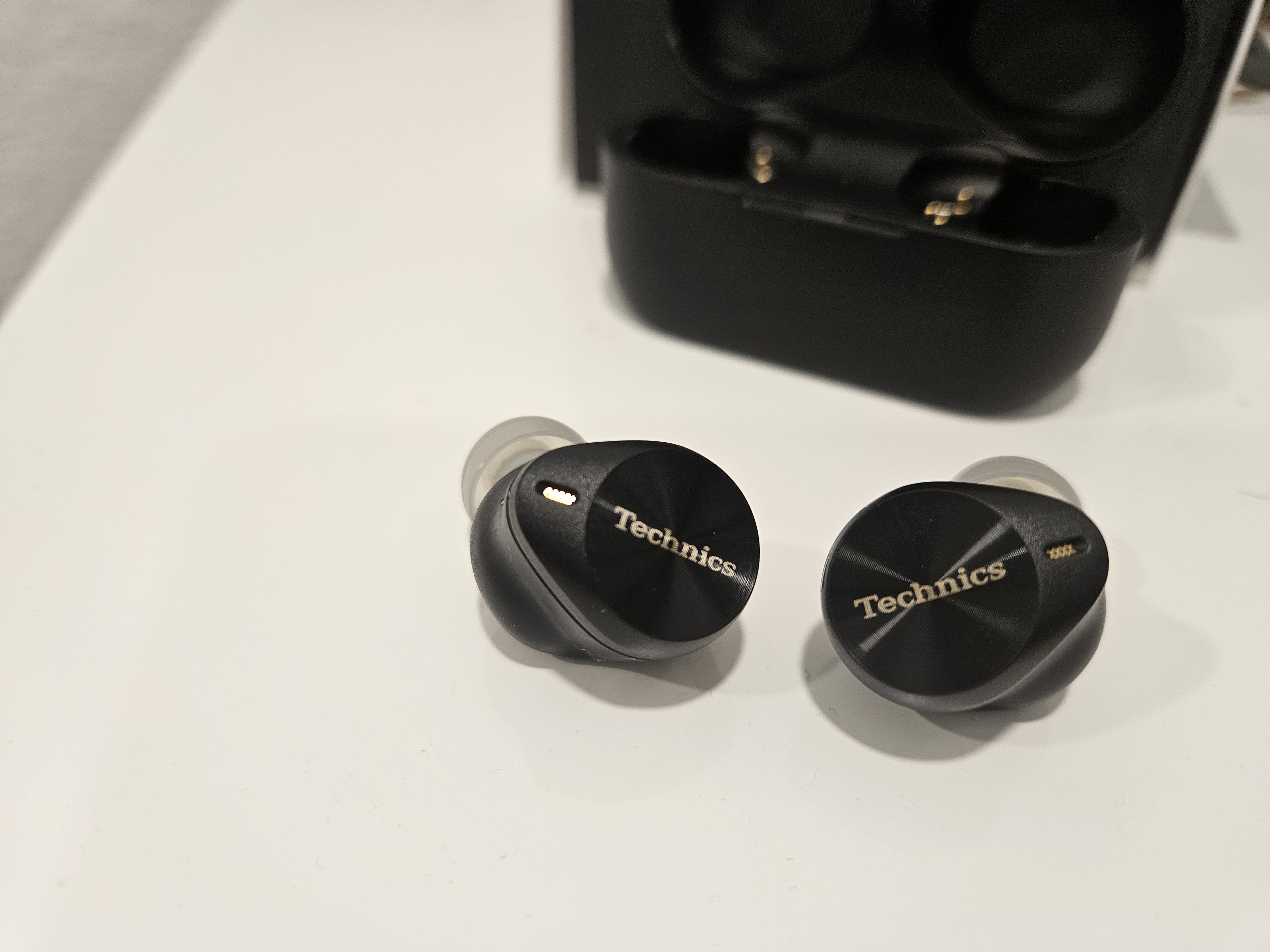 Sold: Technics az80 tws | Headphone Reviews and Discussion - Head-Fi.org