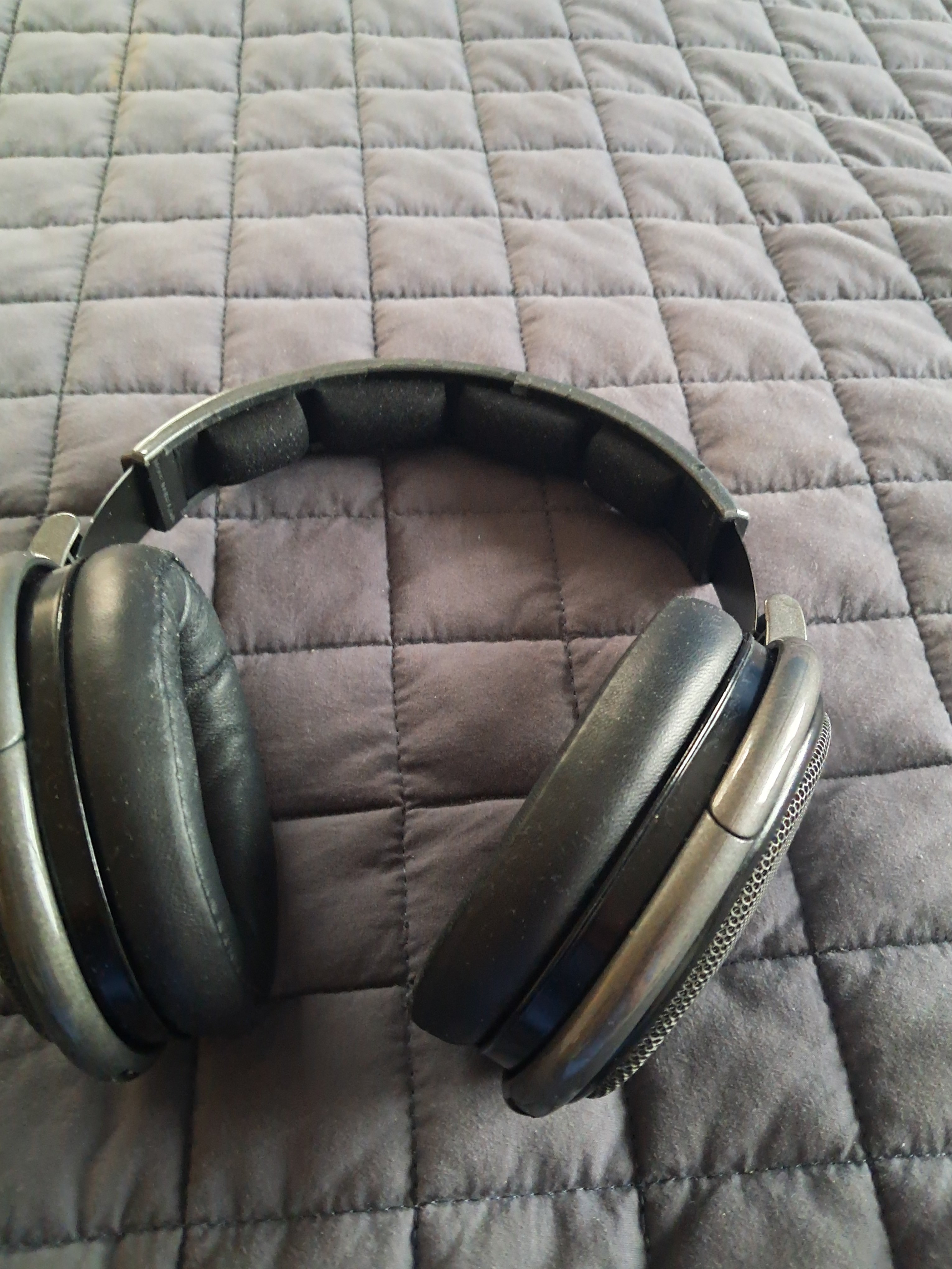 Closed: Sennheiser HD650 w/ Upgraded Pads and Cable | Headphone Reviews ...