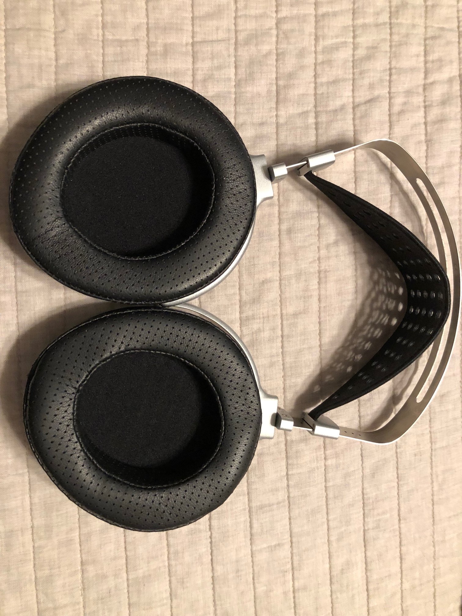 Sold: Hifiman Susvara - Original - Newest Version with Black Cables ...