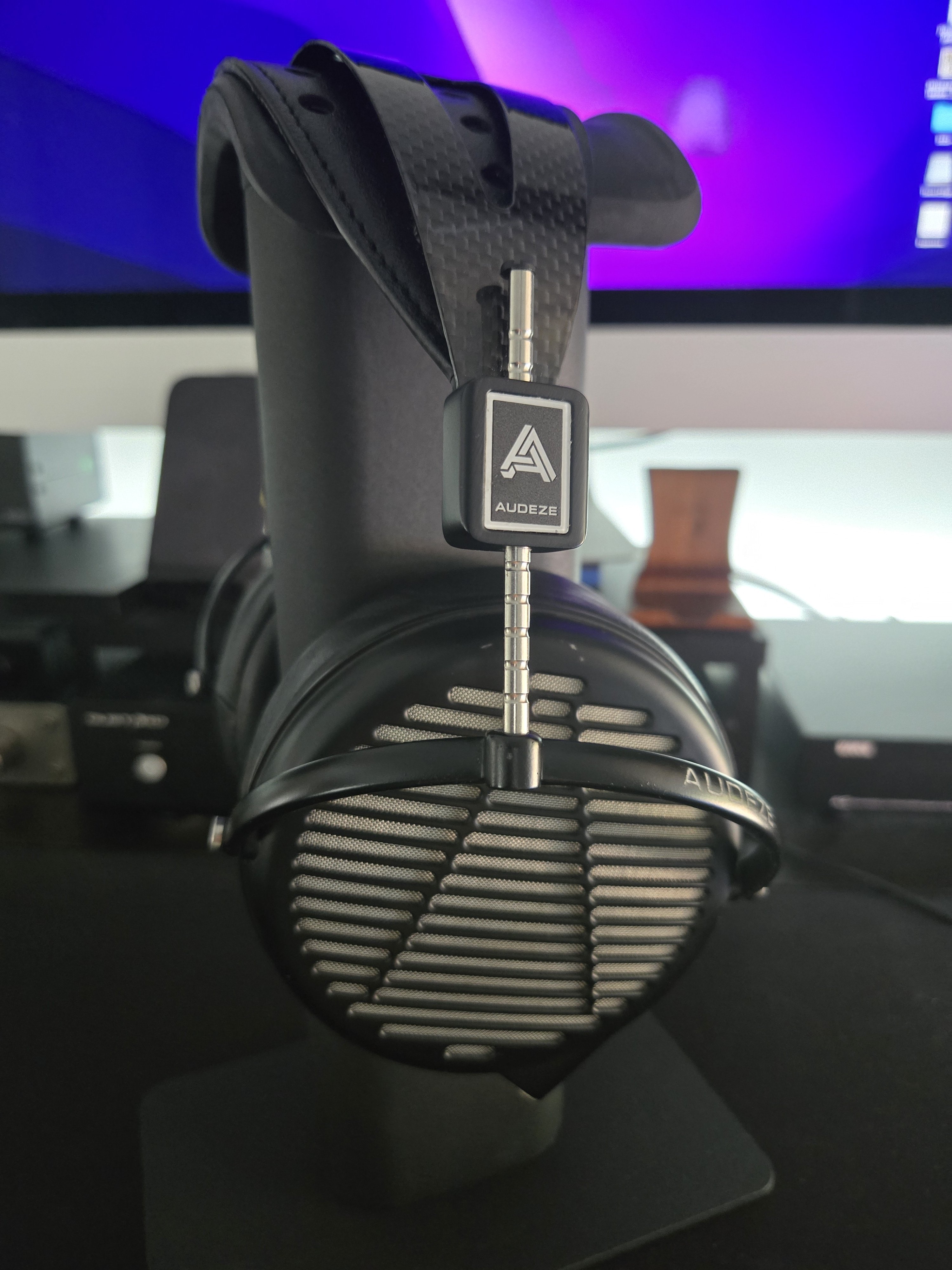 Sold: Audeze LCD MX4 with Balanced cable 4.4mm | Headphone Reviews and ...