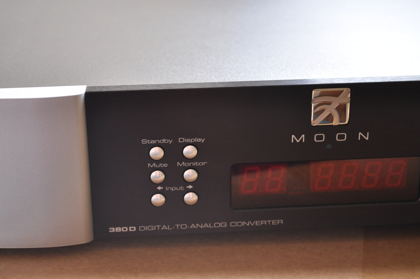 Closed: Moon by SIM AUDIO 380D Neo MIND Streaming DSD DAC | Headphone ...