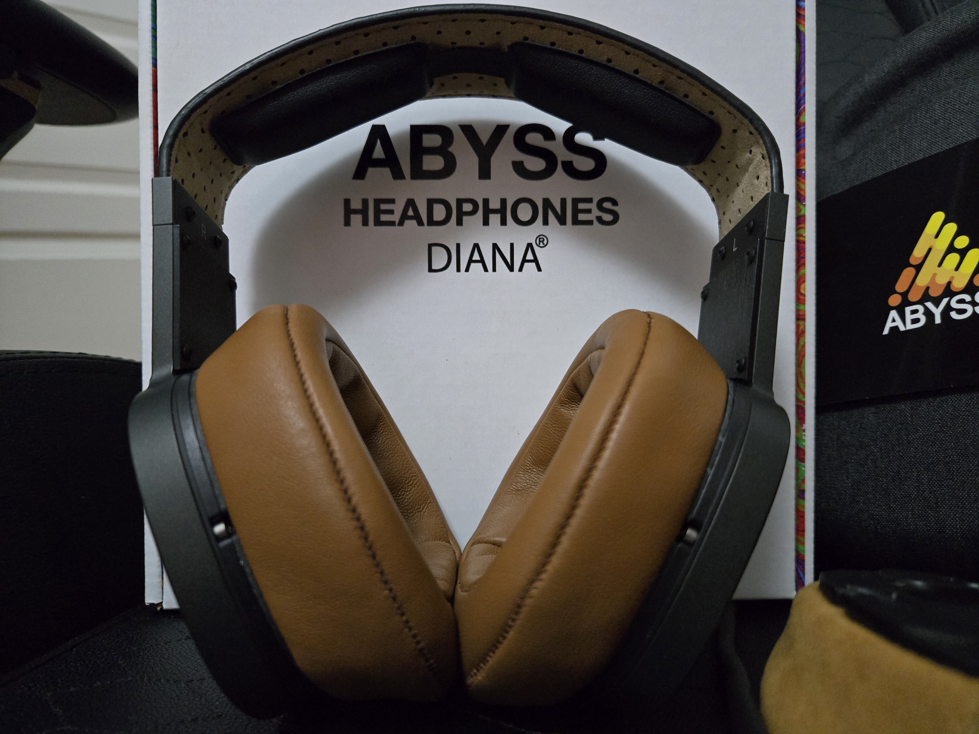Closed: Abyss Diana MR Sapele [Full] + Bass Ported Suede Pads + Bass ...