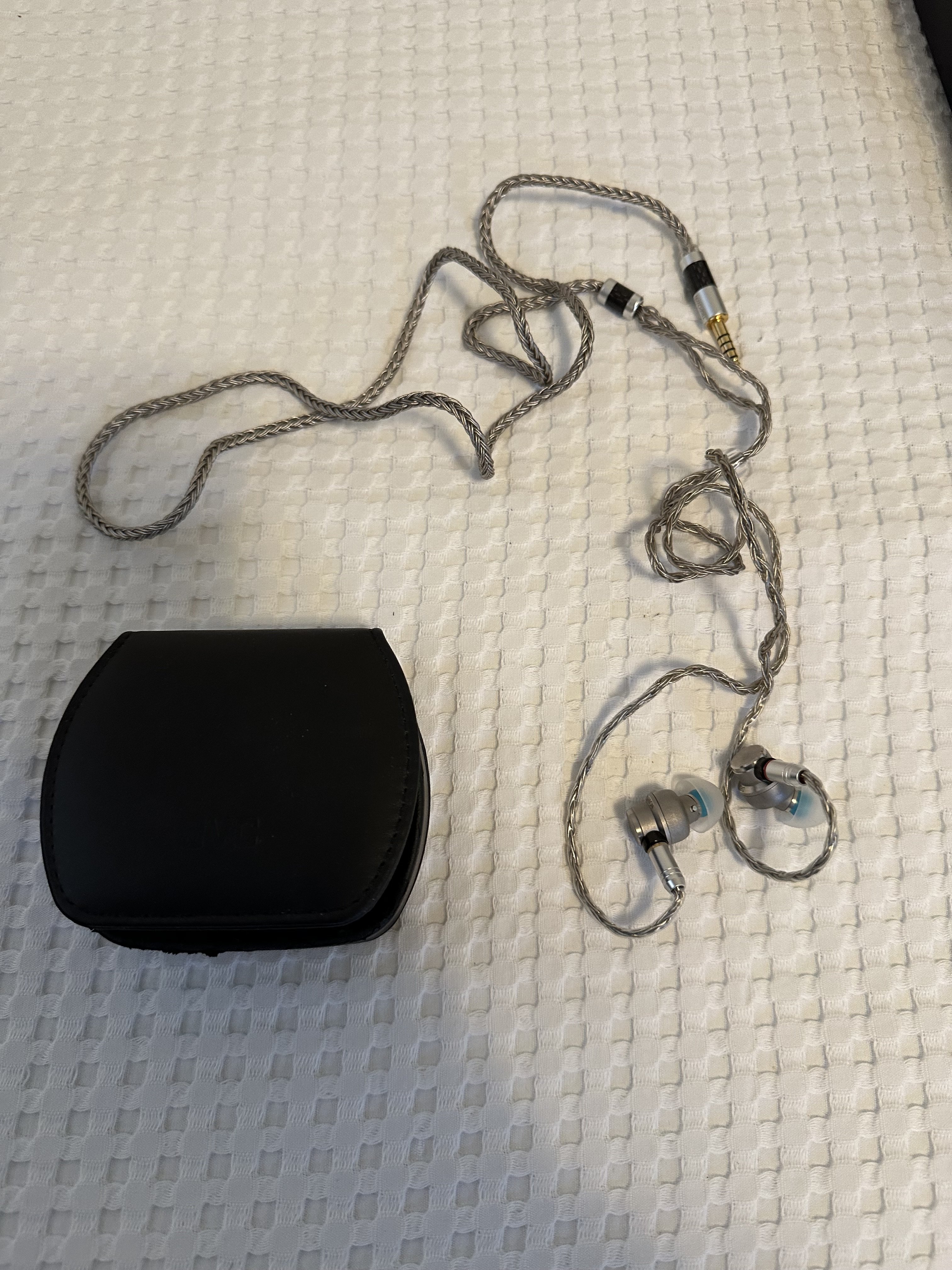 Closed: Drop + JVC HA-FDX1 DUAL CARBON IEM | Headphone Reviews and ...