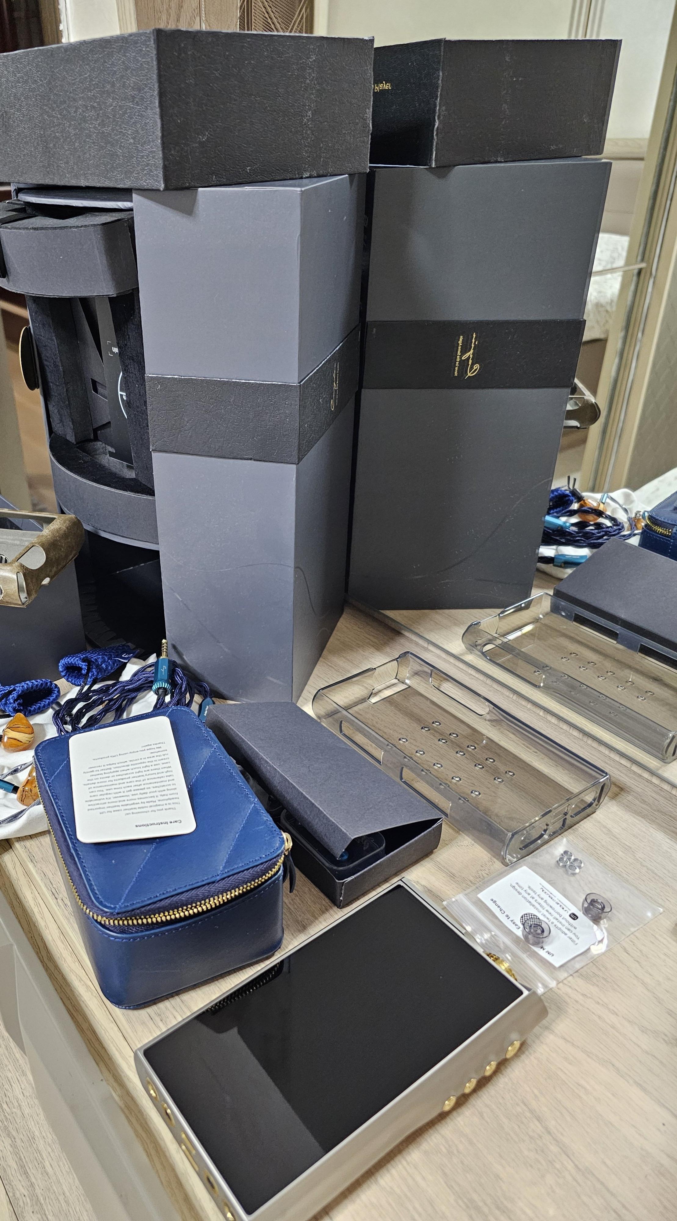 Cayin N30 LE Amber Pearl edition DAP and Amber Pearl | Headphone ...