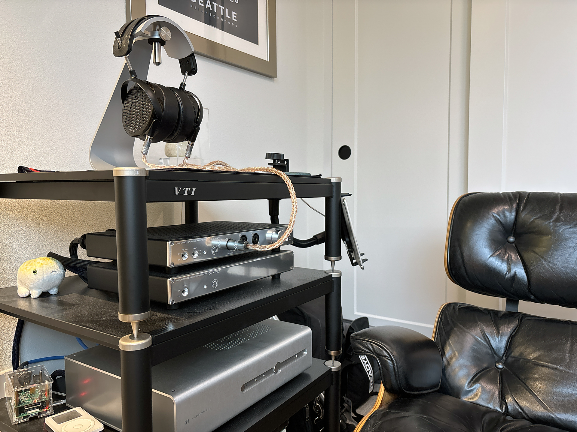 Show us your Head-Fi station at it's current state. No old pictures ...