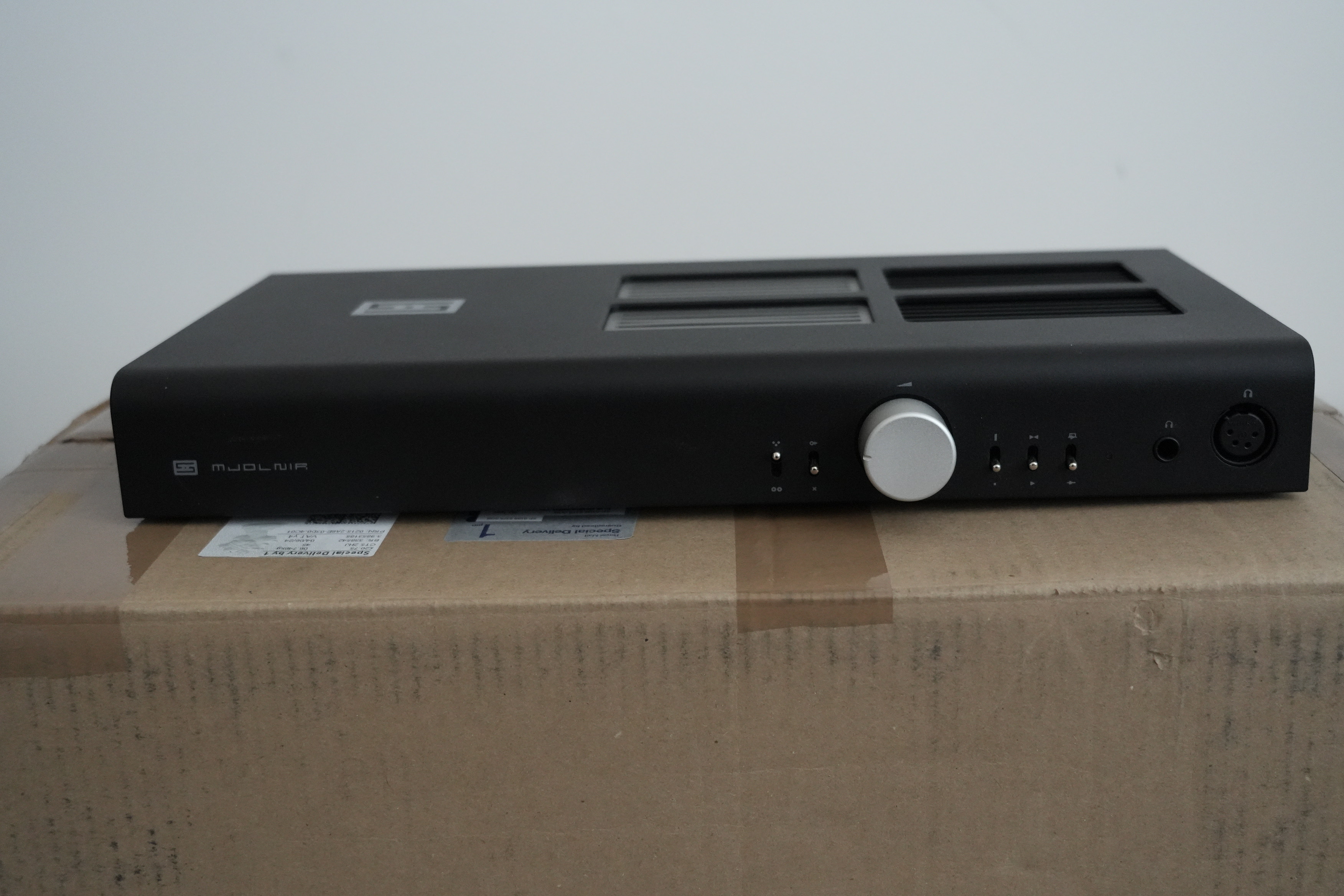 Closed: Schiit Mjolnir 3 Class A Amp, Boxed, Excellent Condition ...