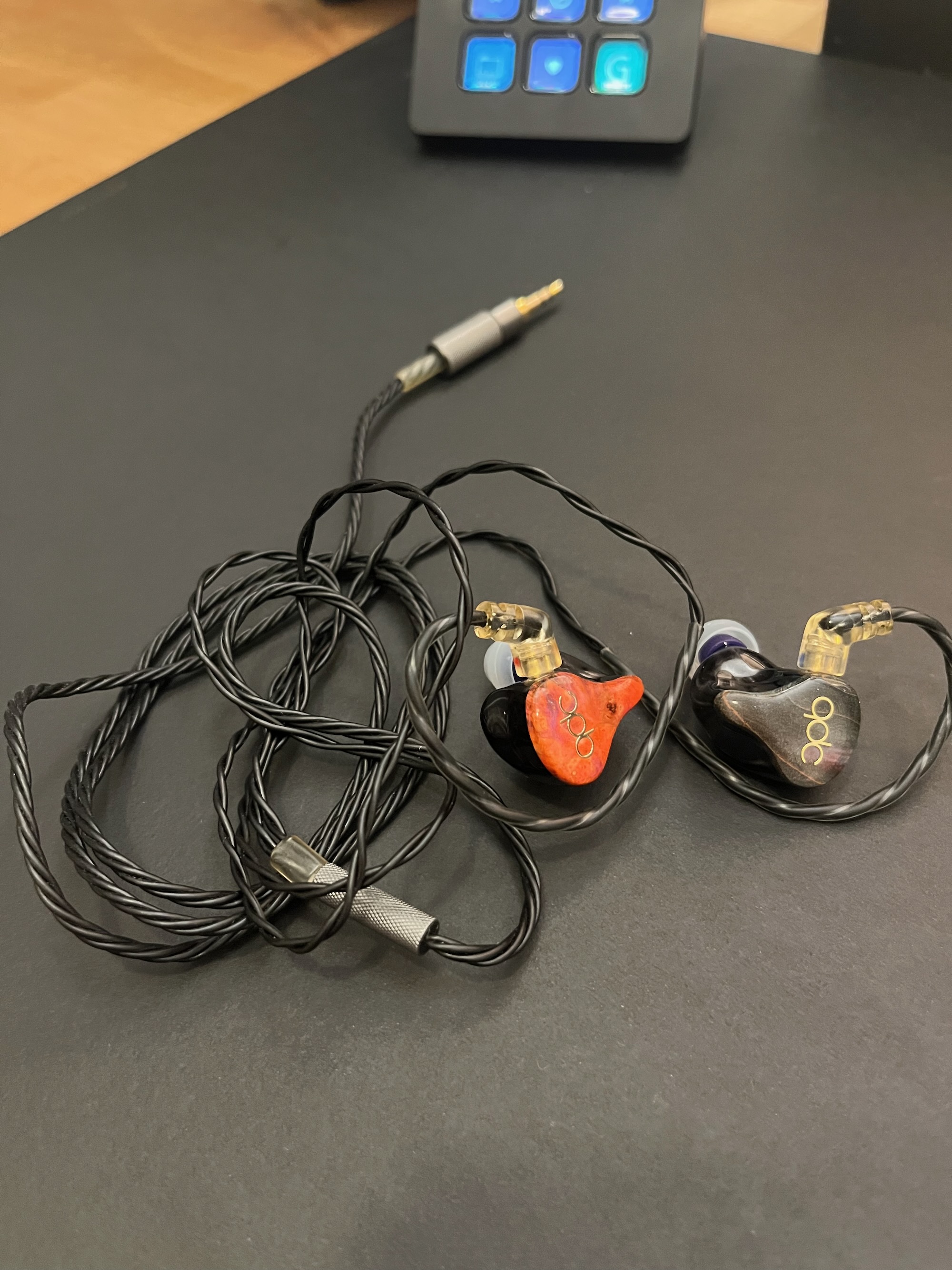 Closed: QDC Hifi 8SH Monitor earphones with 8BA drivers—Blue Red | Headphone Reviews and ...