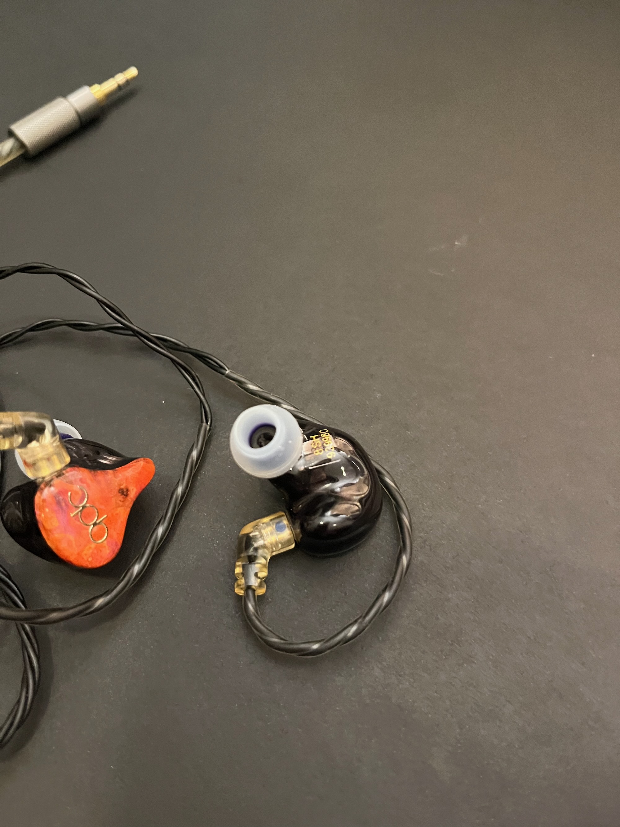 Closed: QDC Hifi 8SH Monitor earphones with 8BA drivers—Blue Red | Headphone Reviews and ...