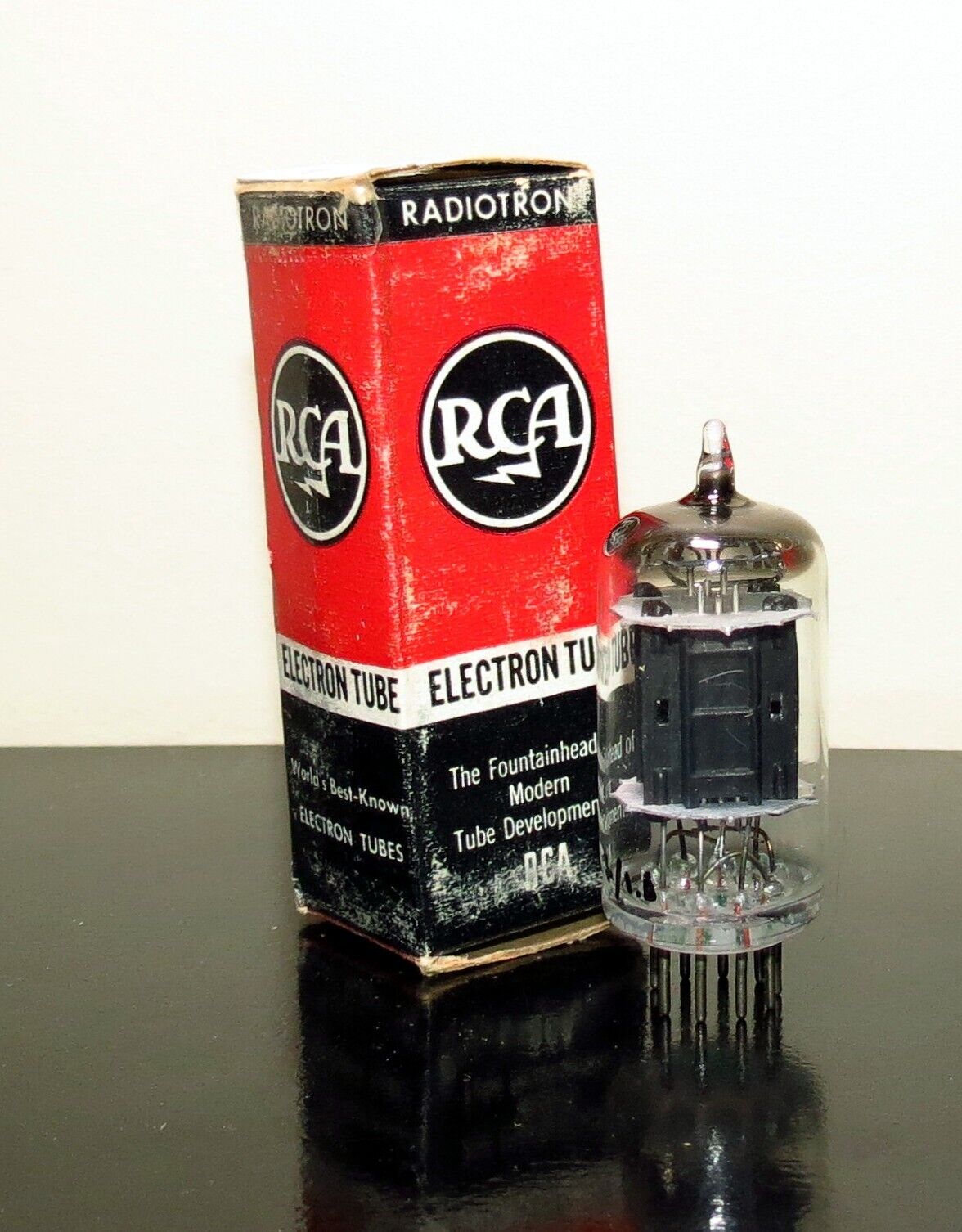 Closed: RCA 12ax7/ECC83 Long Black plates D-getter tube - early 1950s ...