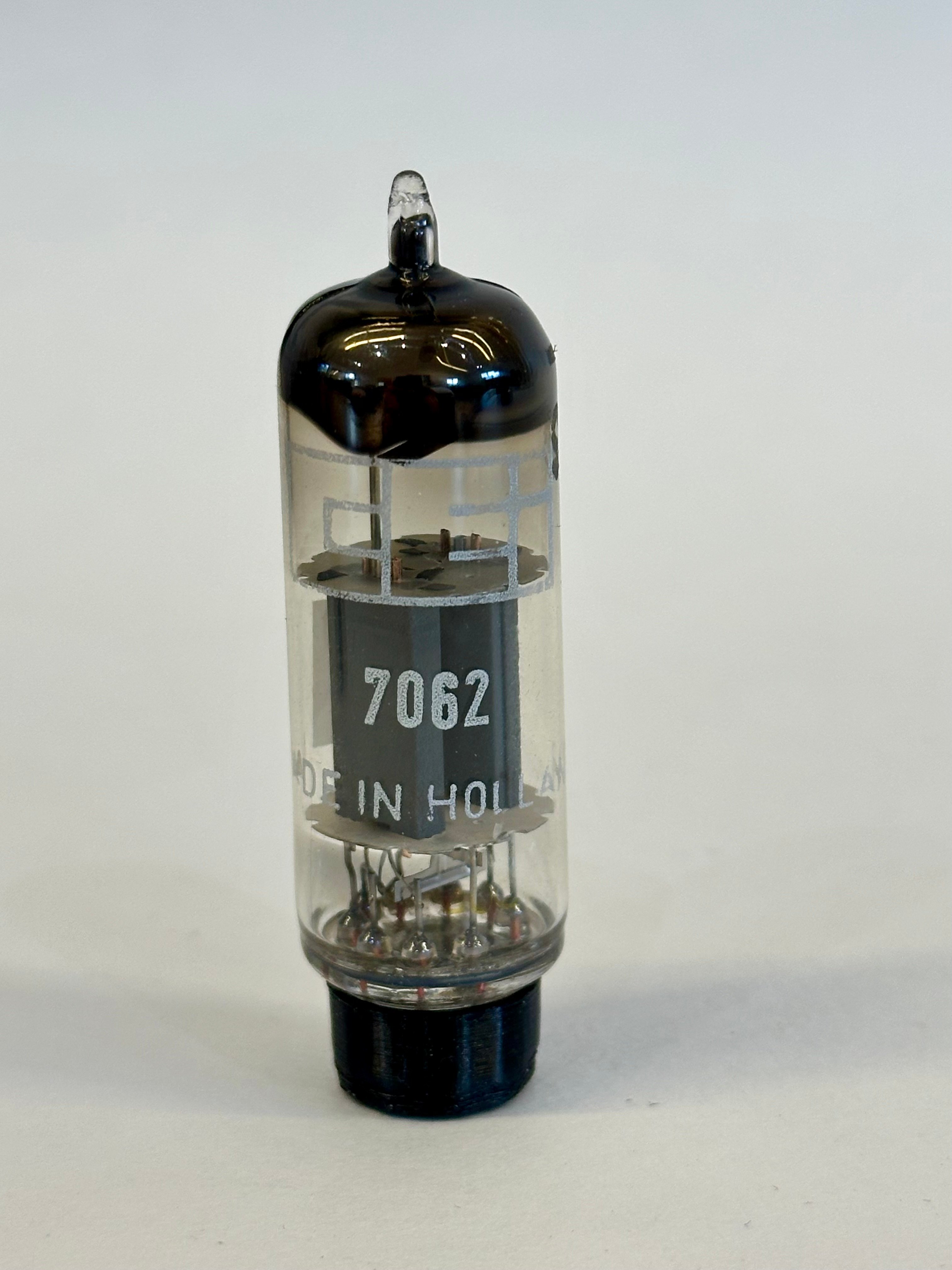Closed: Amperex (CEI label) 7062 / E180CC Vacuum Tube, D Getter ...