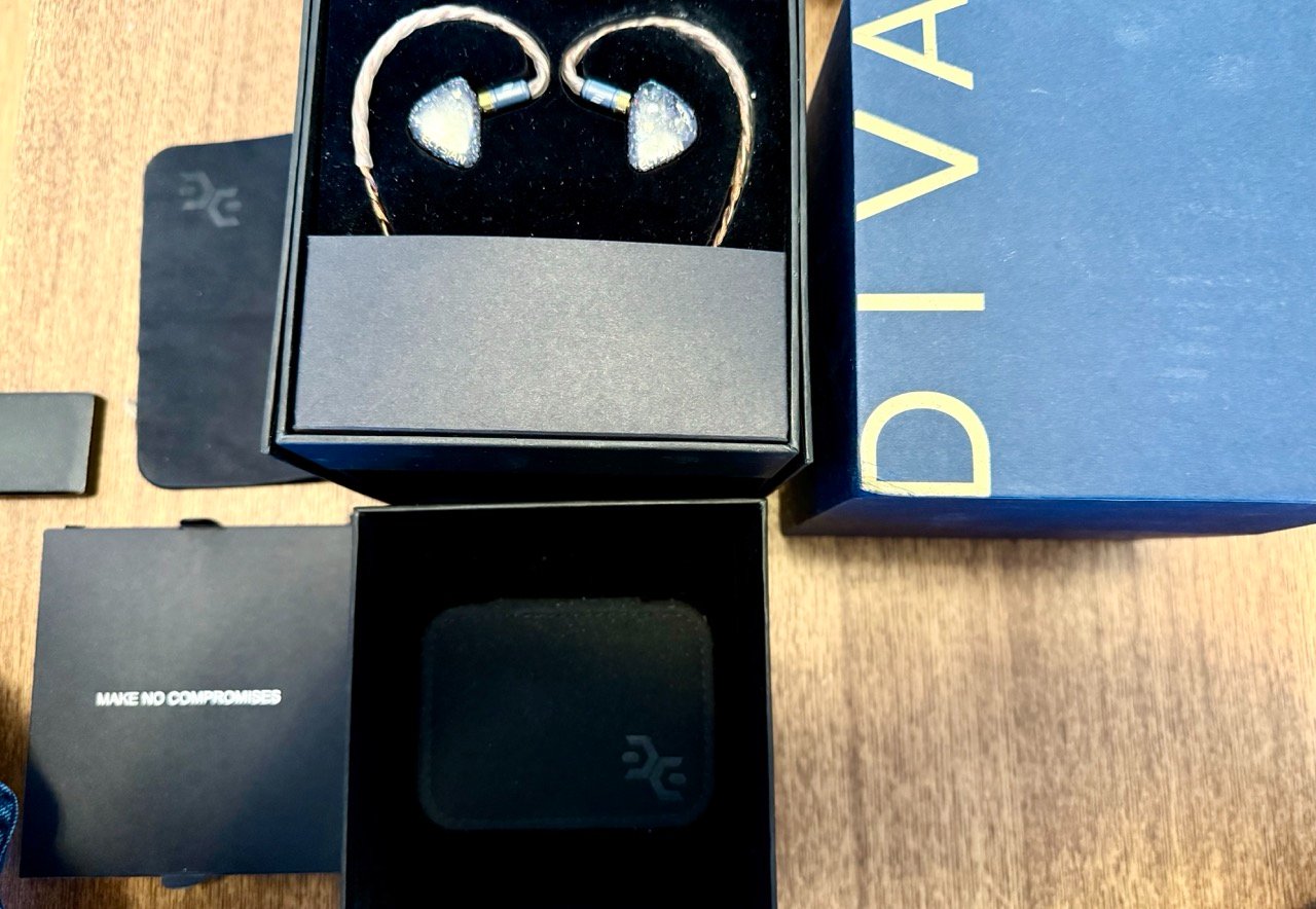 Sold: Elysian Diva (Black) | Headphone Reviews and Discussion - Head-Fi.org