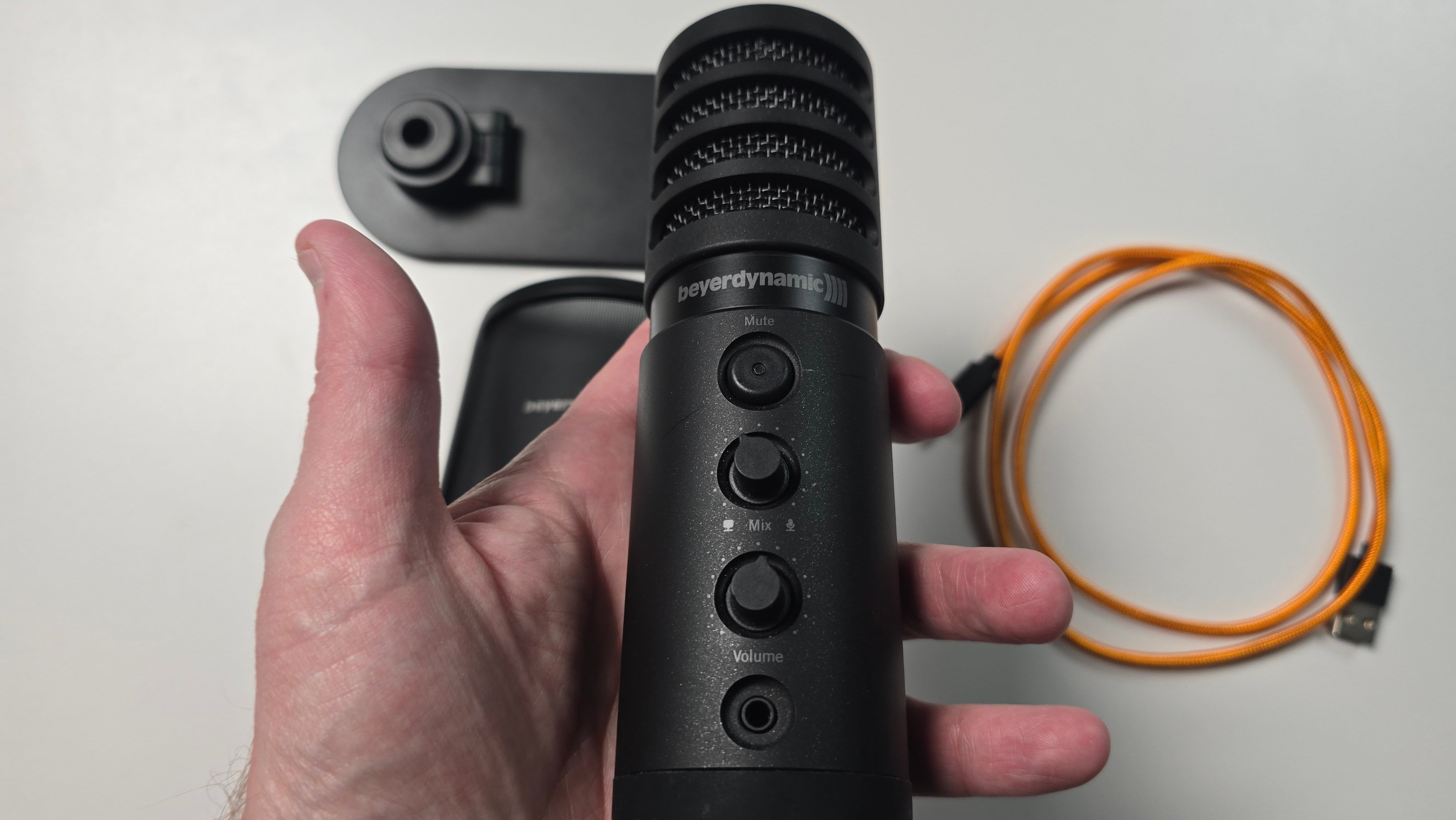 Beyerdynamics TEAM TYGR 300R w/Fox Mic | Headphone Reviews and ...