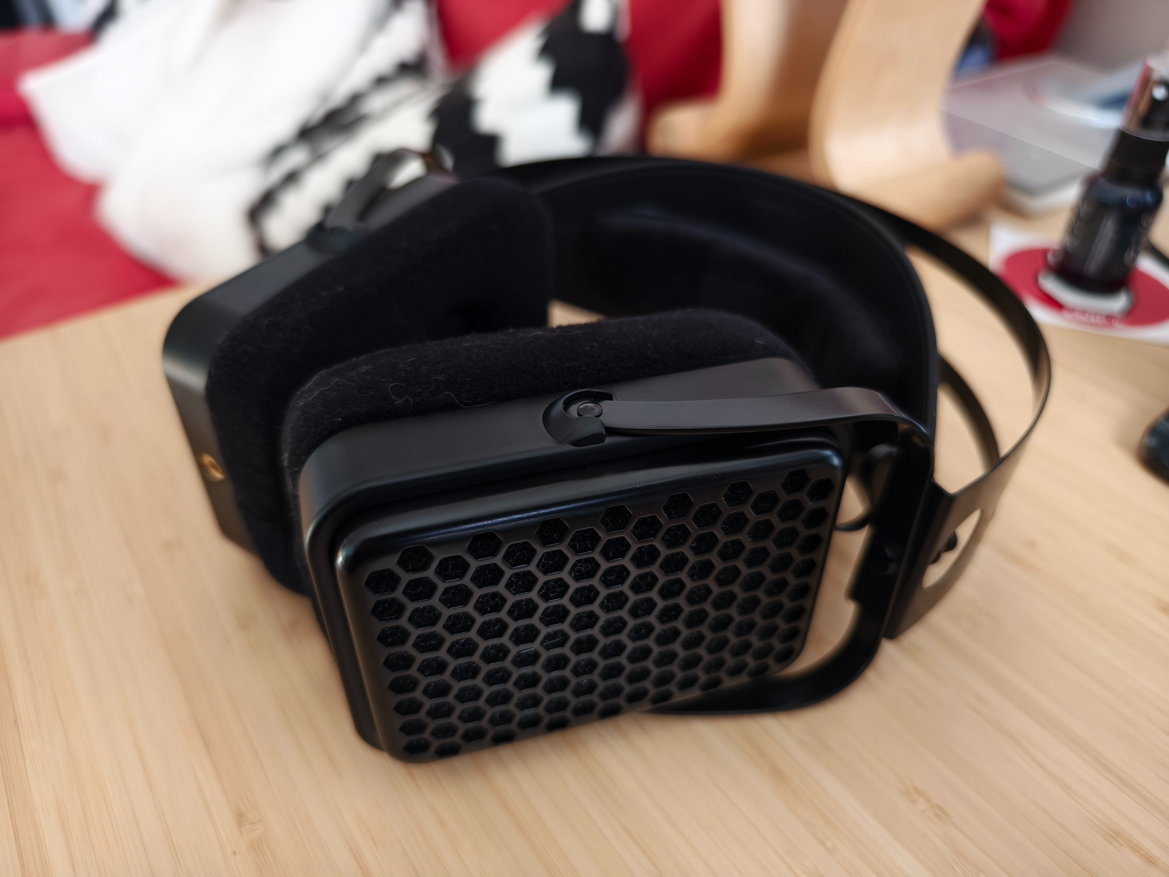 Closed: Avantone Pro Planar (v1, black) | Headphone Reviews and ...