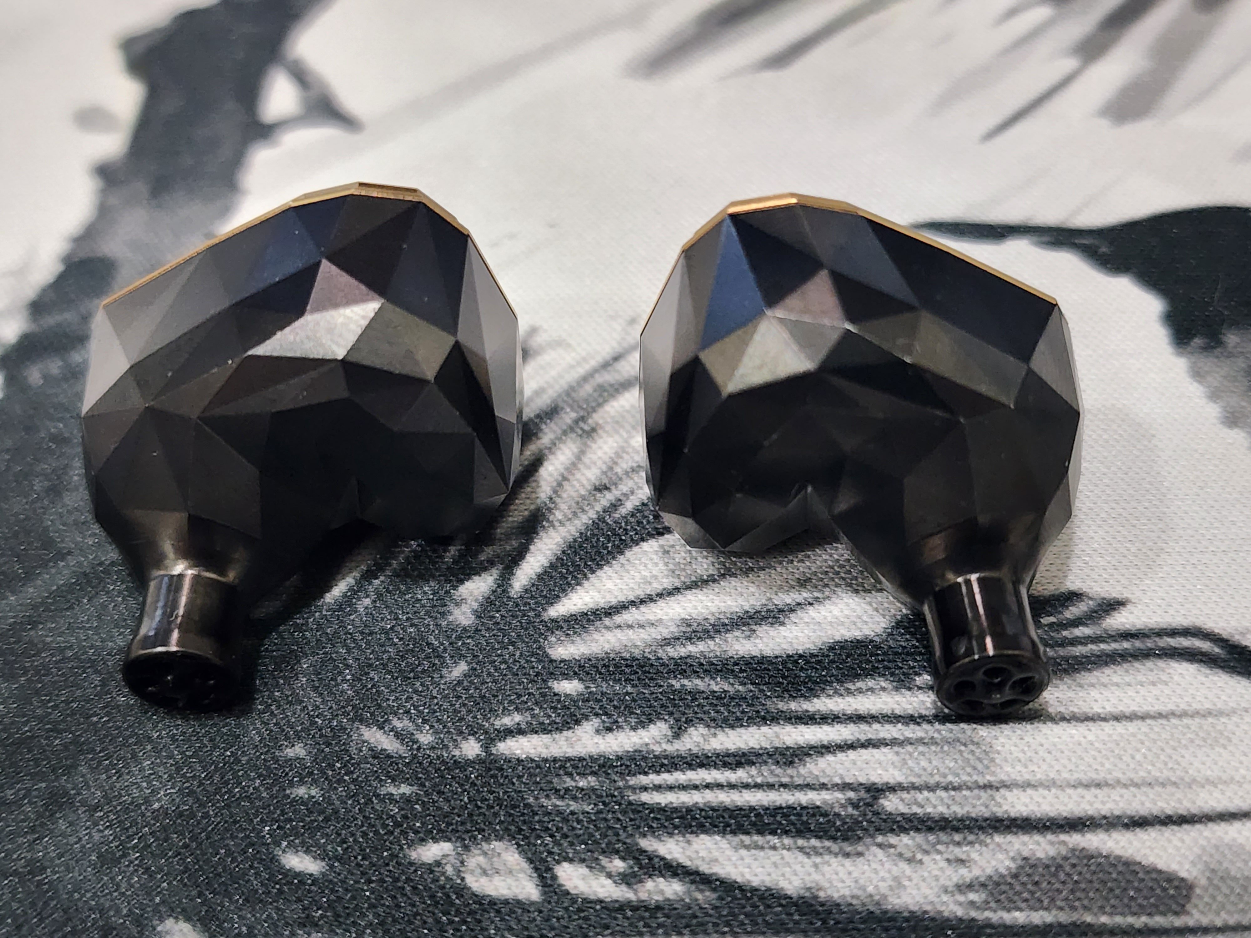 Traded: [PD] Astell & Kern + Empire Ears Novus | Headphone Reviews and ...