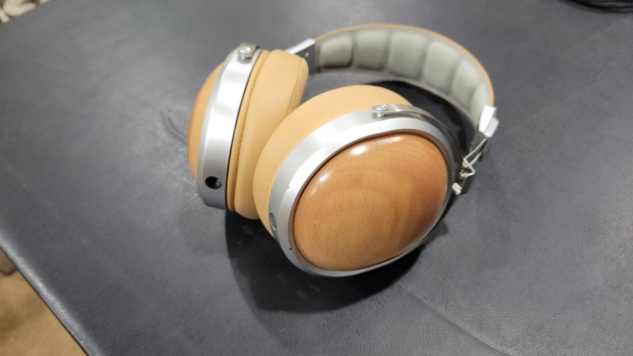 Closed: Fiio FT1 closed back (beech wood) | Headphone Reviews and ...