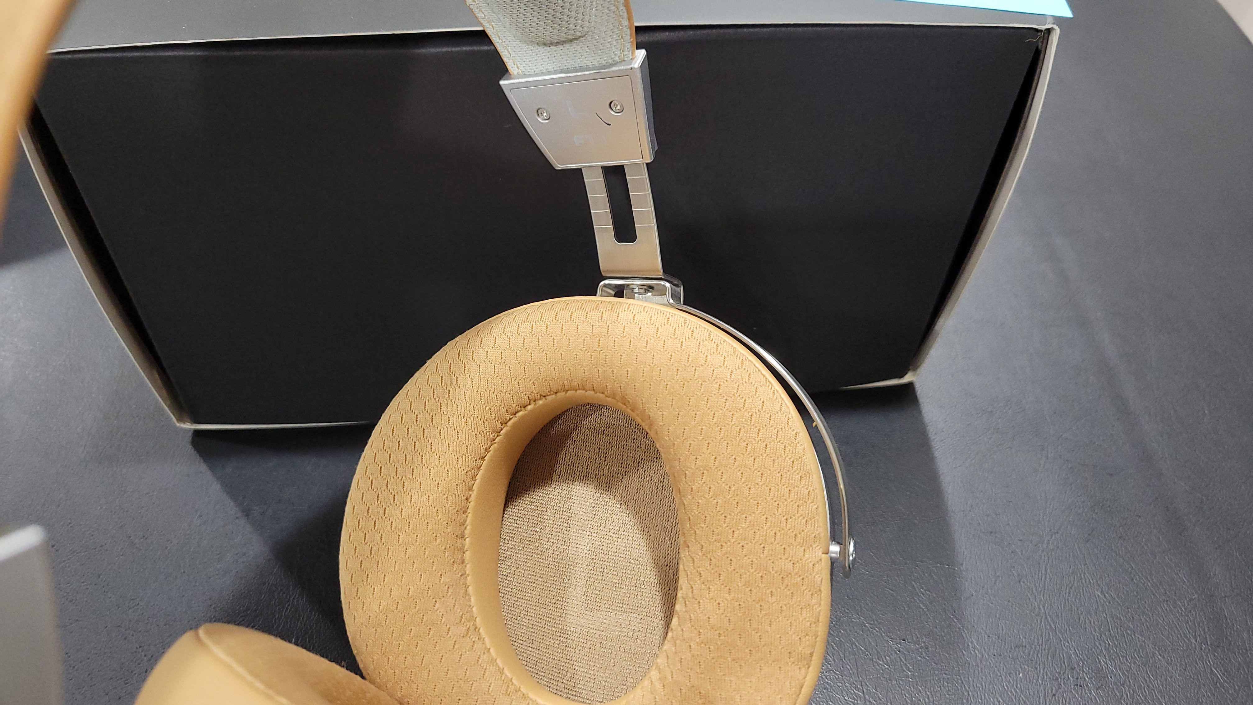 Closed: Fiio FT1 closed back (beech wood) | Headphone Reviews and ...