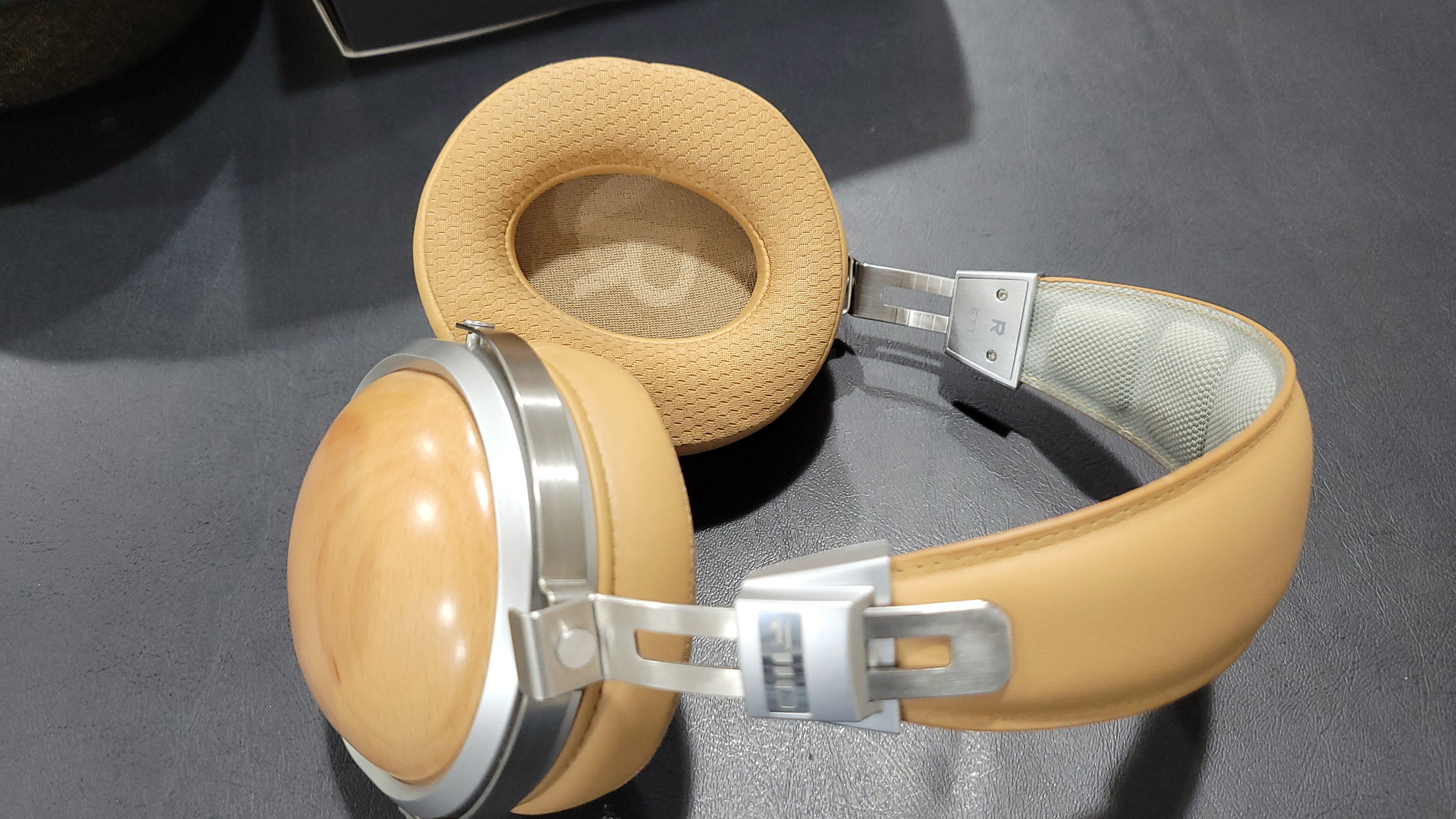 Closed: Fiio FT1 closed back (beech wood) | Headphone Reviews and ...