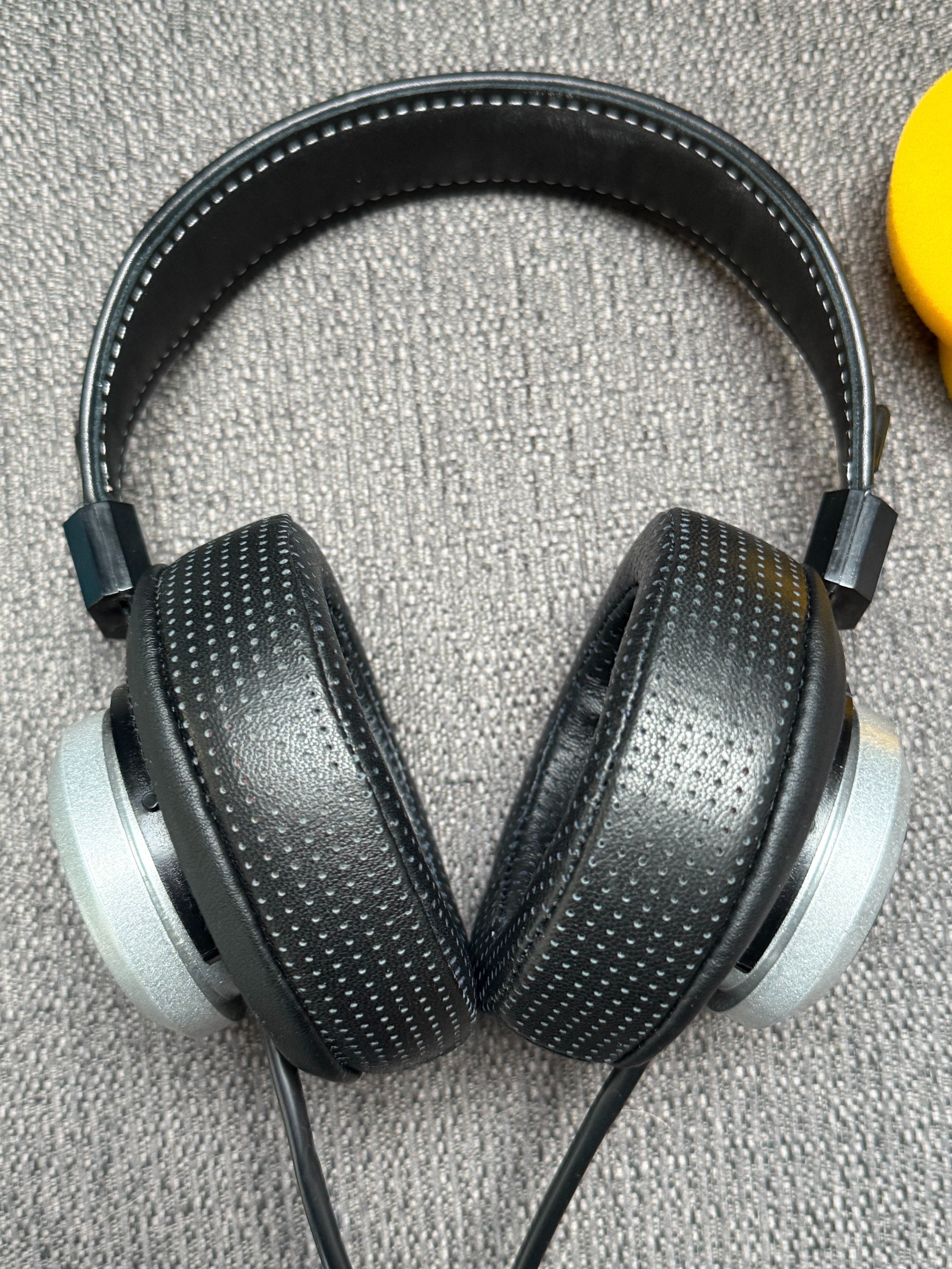 Closed: Grado 325X w/ original and ZMF perforated lamb skin pads ...