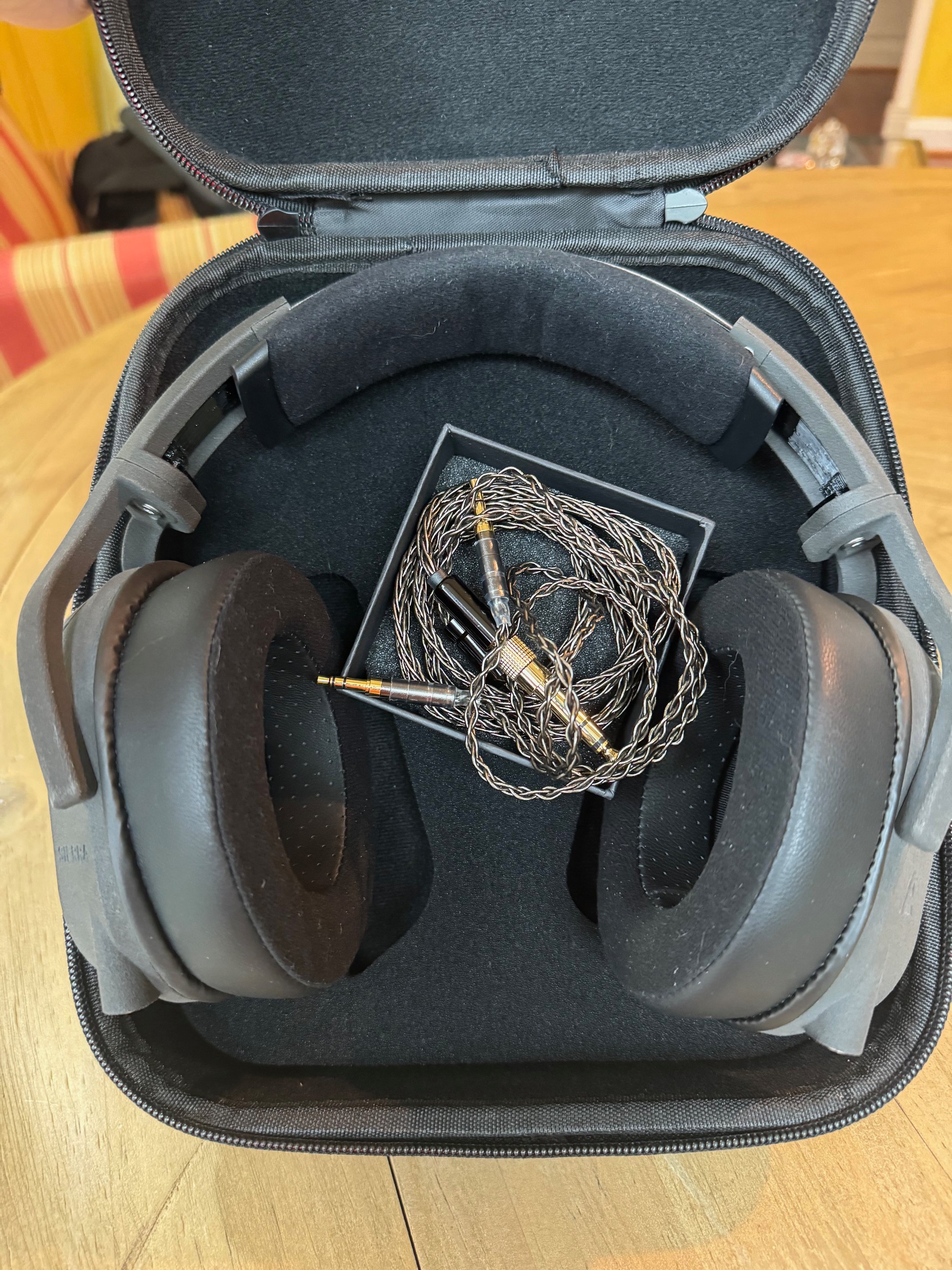 Closed: Auribus Acoustis Sierra Open Back heaphones | Headphone Reviews ...