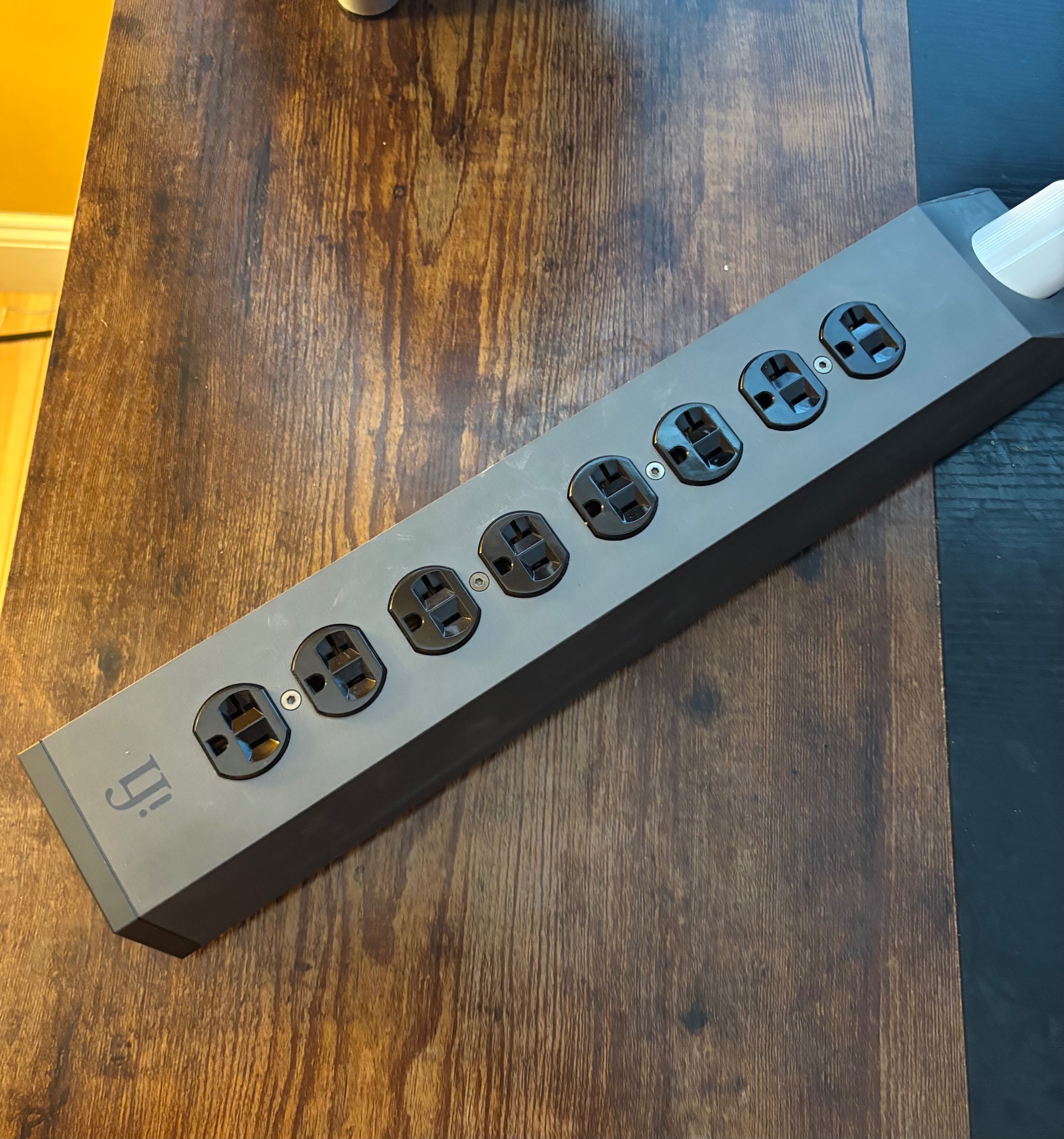 Closed: IFI Audio PowerStation (Power Station) Power Conditioner ...