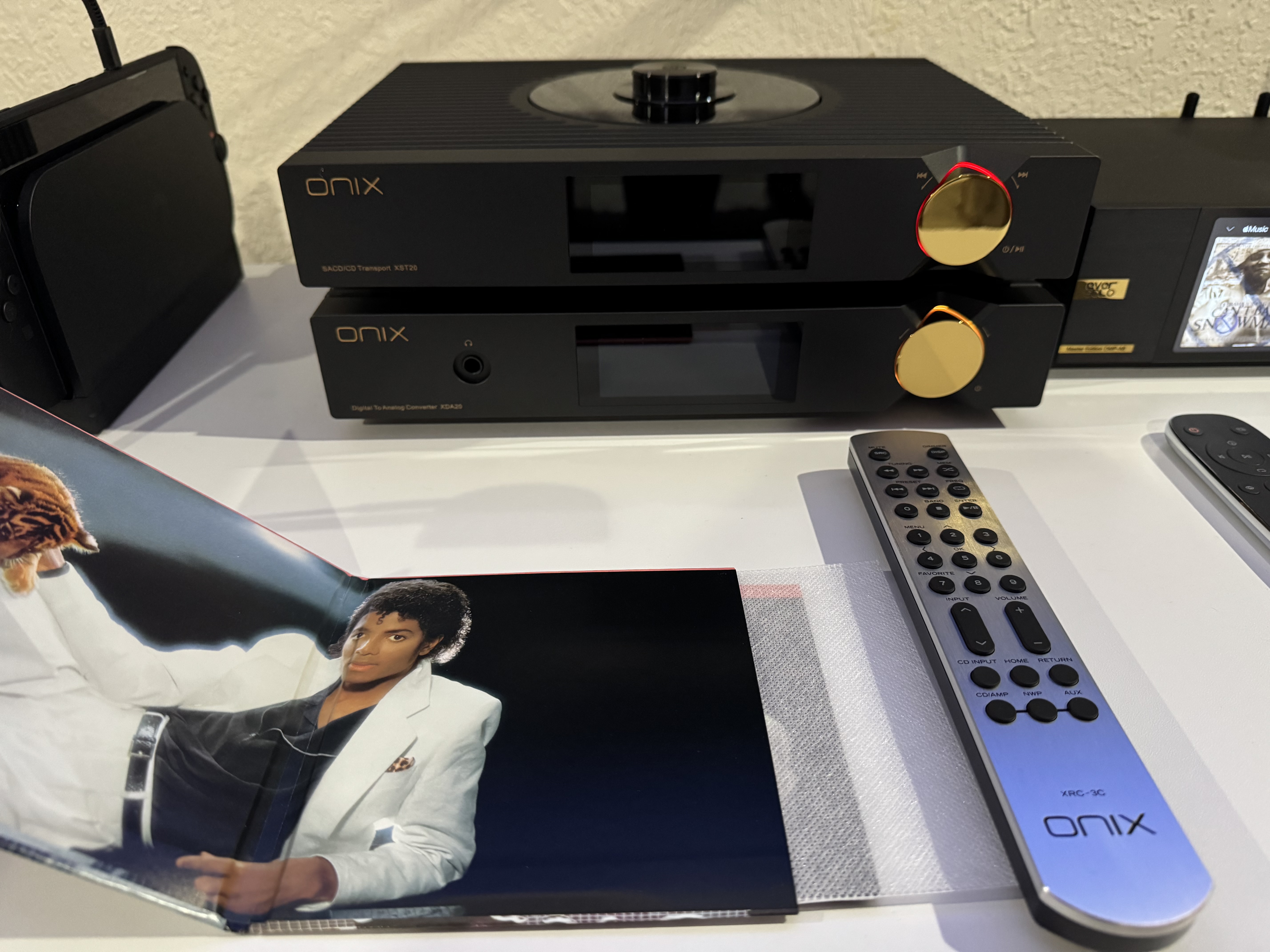 Introducing ONIX Zenith XST20 - High-End SACD Transport with true DSD ...