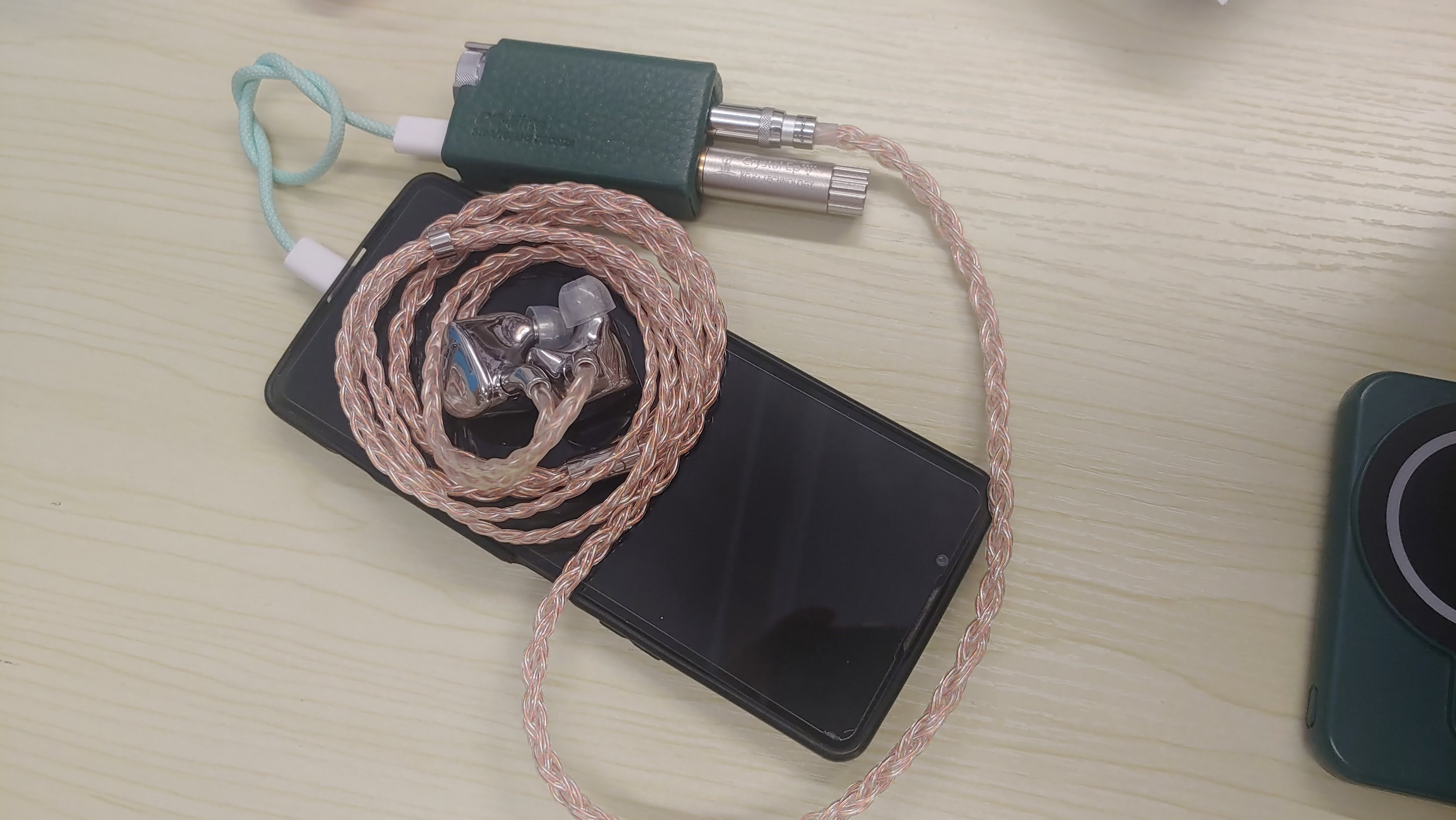 1 Dynamic Driver 4 Balanced Armature 8 Electrostatic Driver Flagship ...