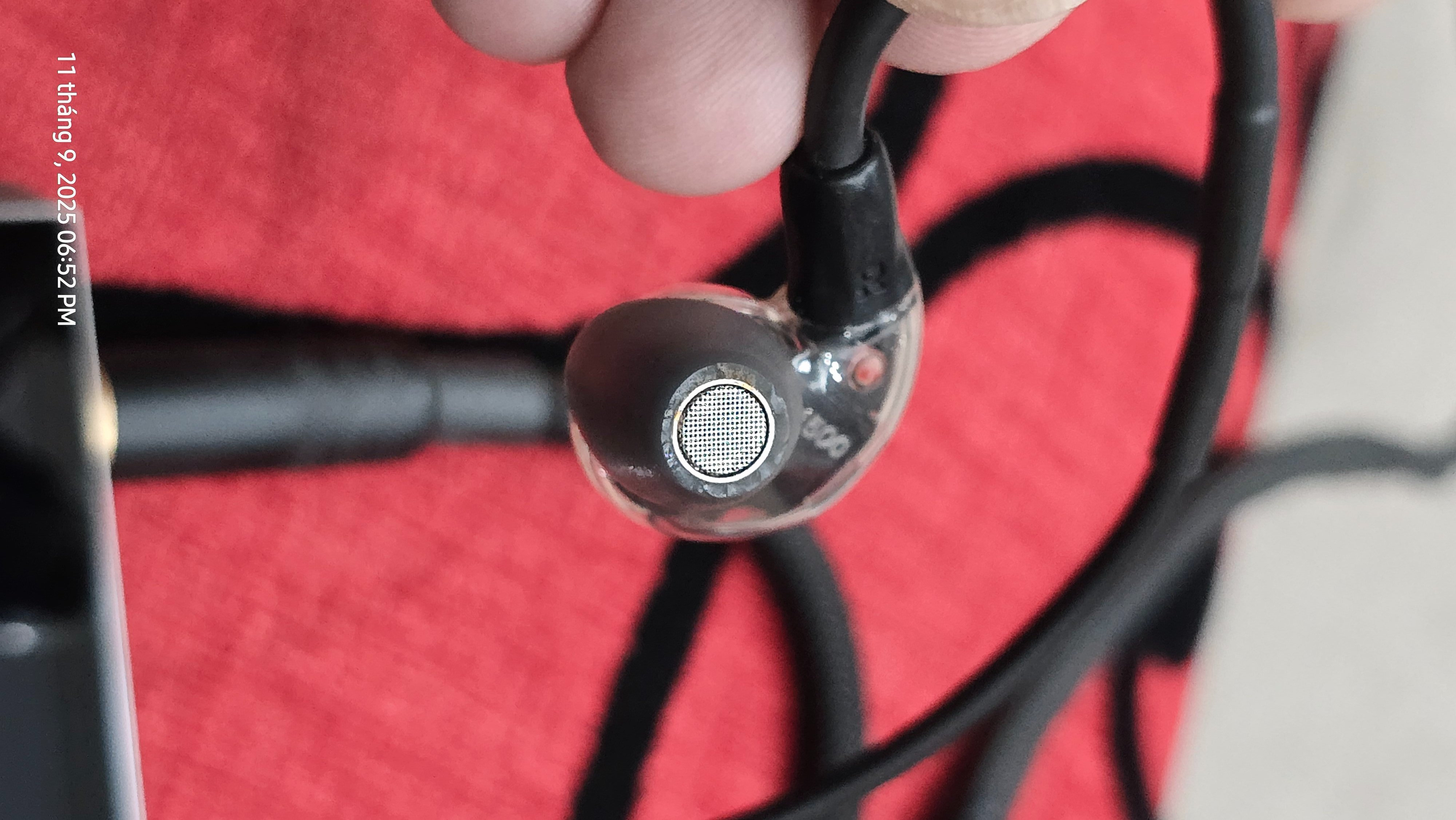 Shure KSE1500 Review - Shure KSE1500 Sound Isolating Electrostatic ...