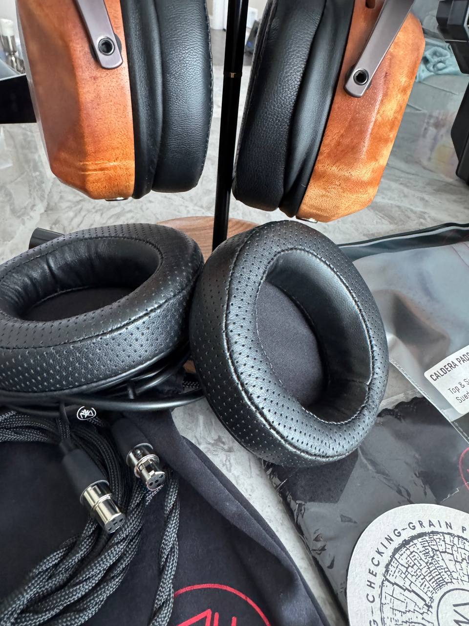 Sold: ZMF Caldera Closed – Queensland Maple (2025 Build) + DDHiFi Stand ...