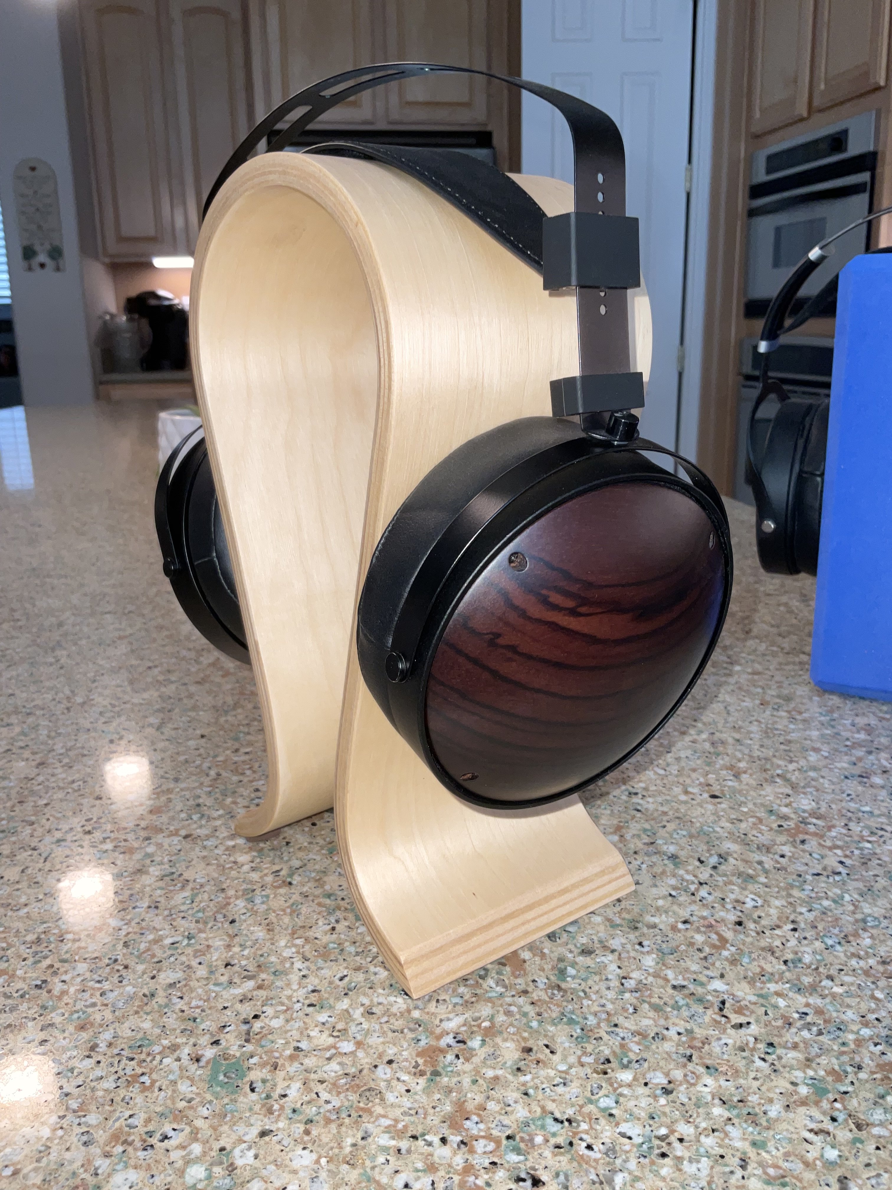 Monolith M1060C Closed Back Planar Headphones | Headphone Reviews and ...